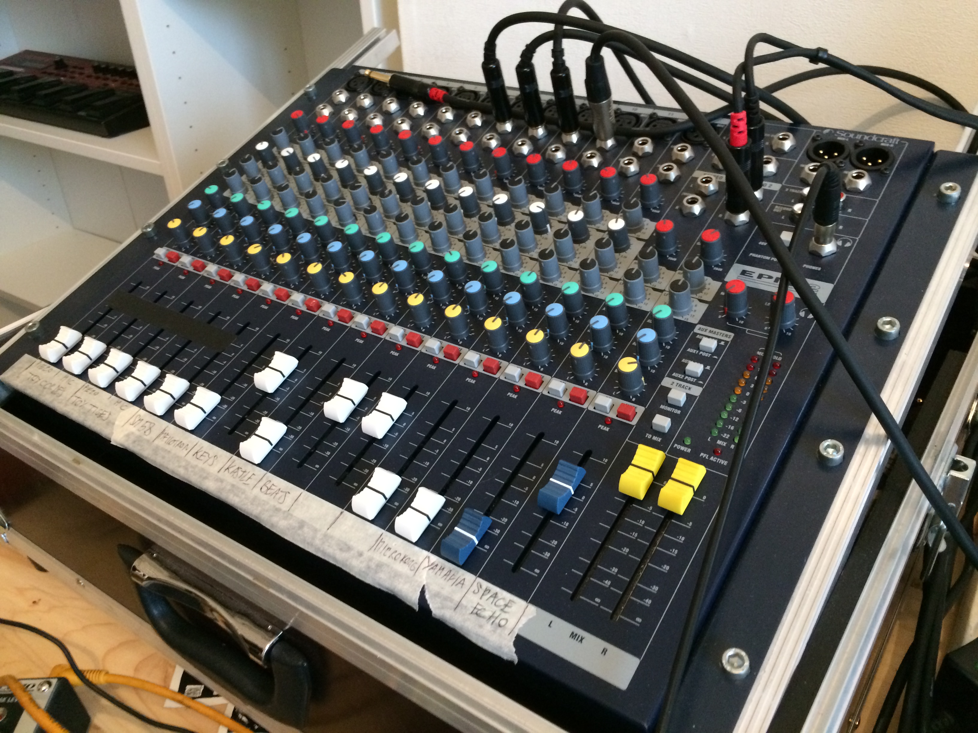 EPM12 - Soundcraft EPM12 - Audiofanzine