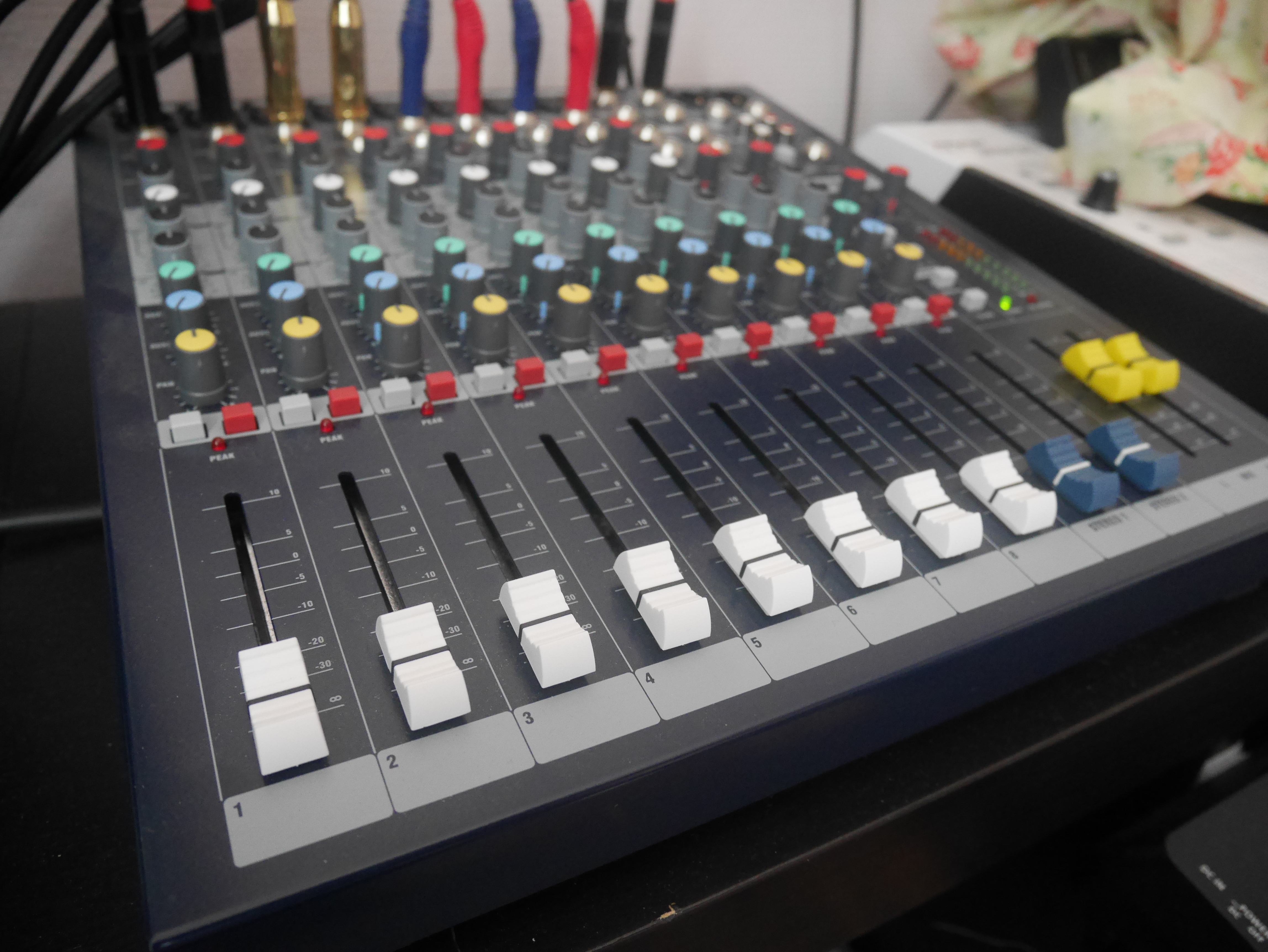 EPM8 - Soundcraft EPM8 - Audiofanzine