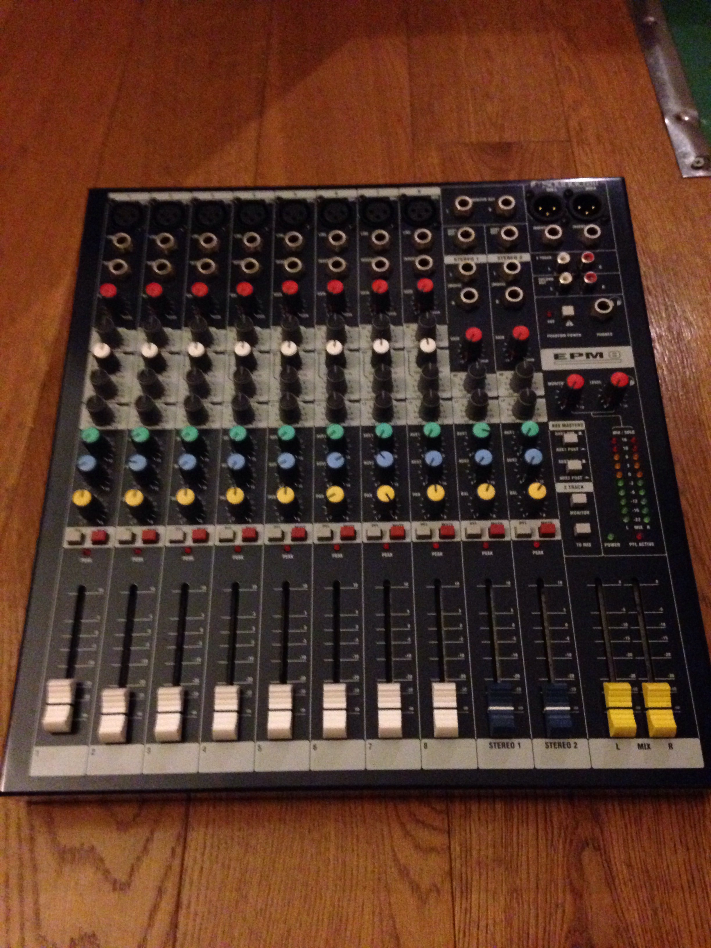 EPM8 - Soundcraft EPM8 - Audiofanzine