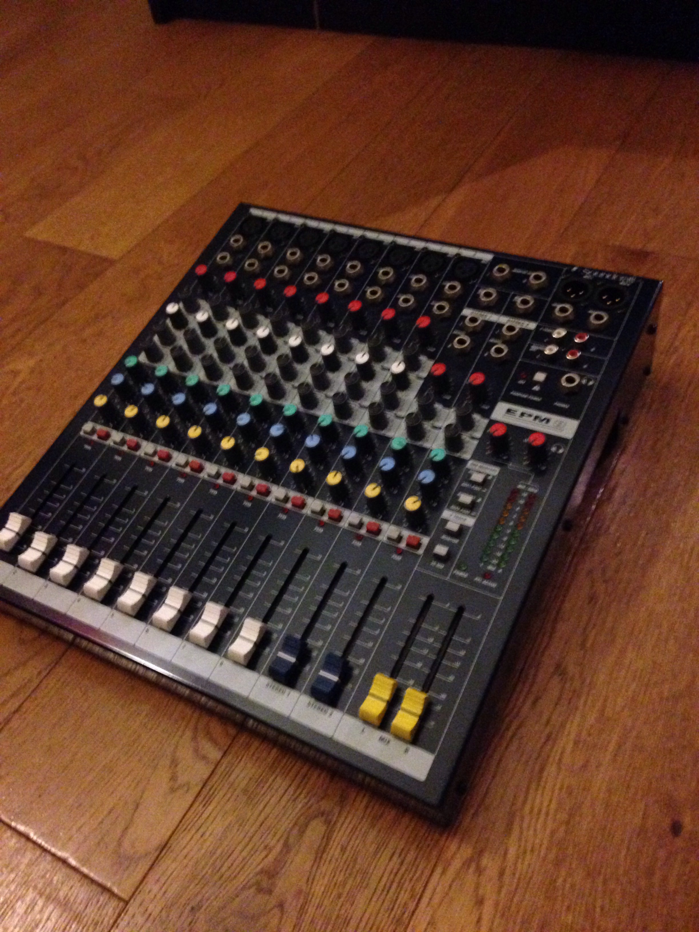 EPM8 - Soundcraft EPM8 - Audiofanzine