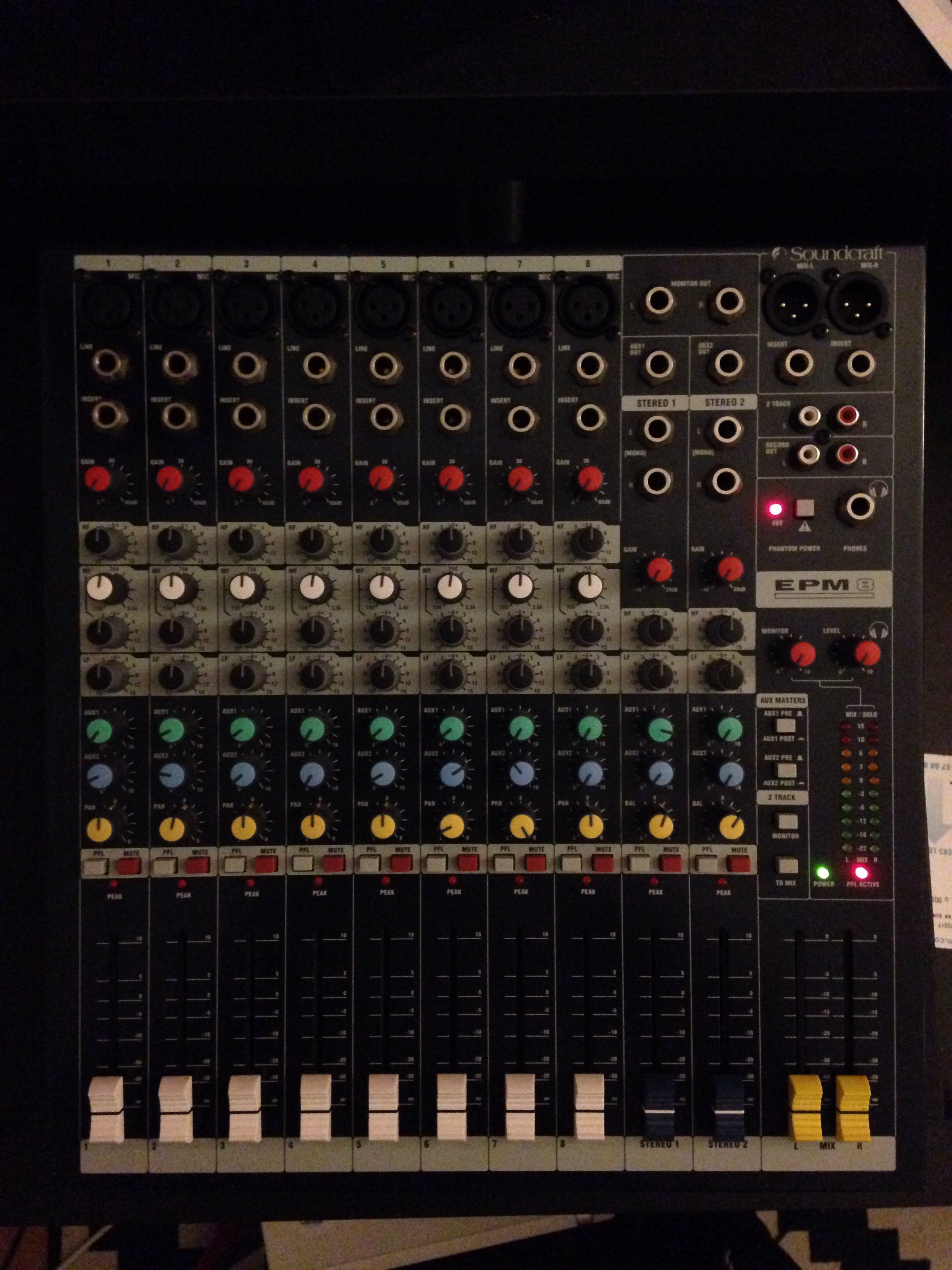 EPM8 - Soundcraft EPM8 - Audiofanzine