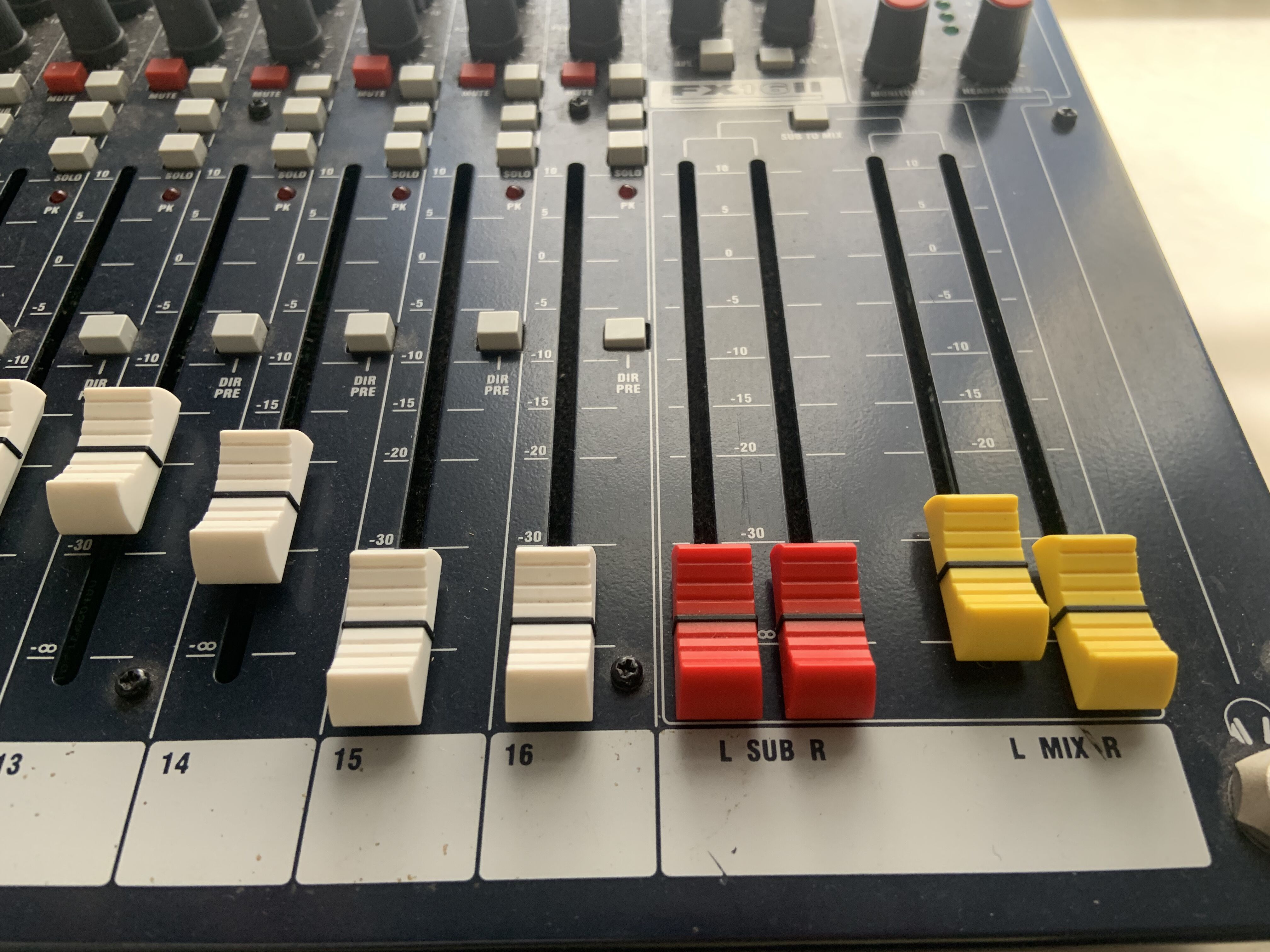 FX16II - Soundcraft FX16II - Audiofanzine