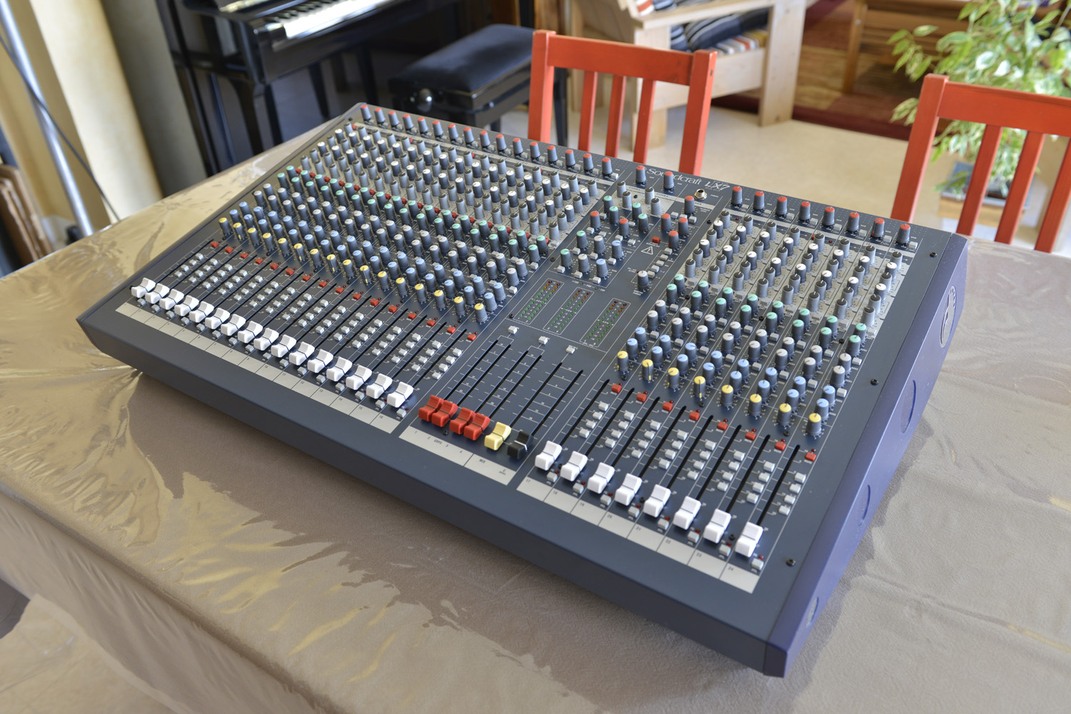 Soundcraft LX7ii 24 image (#453208) - Audiofanzine
