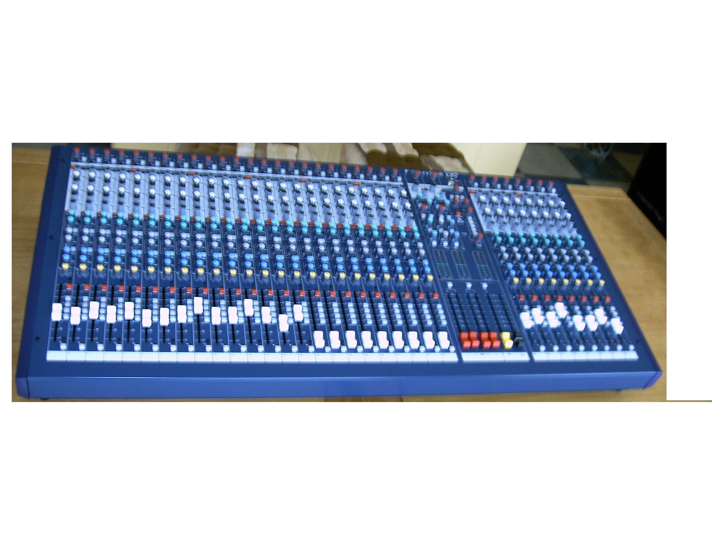 LX7II 32 - Soundcraft LX7ii 32 - Audiofanzine