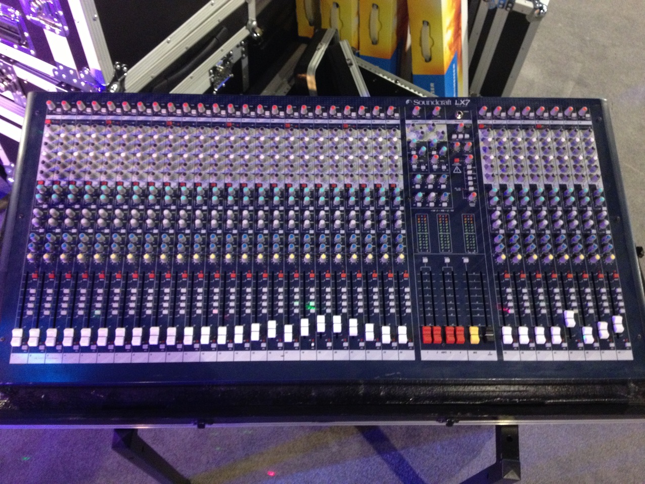 Photo Soundcraft LX7ii 32 : Soundcraft LX7ii 32 (90482) (#580658 ...