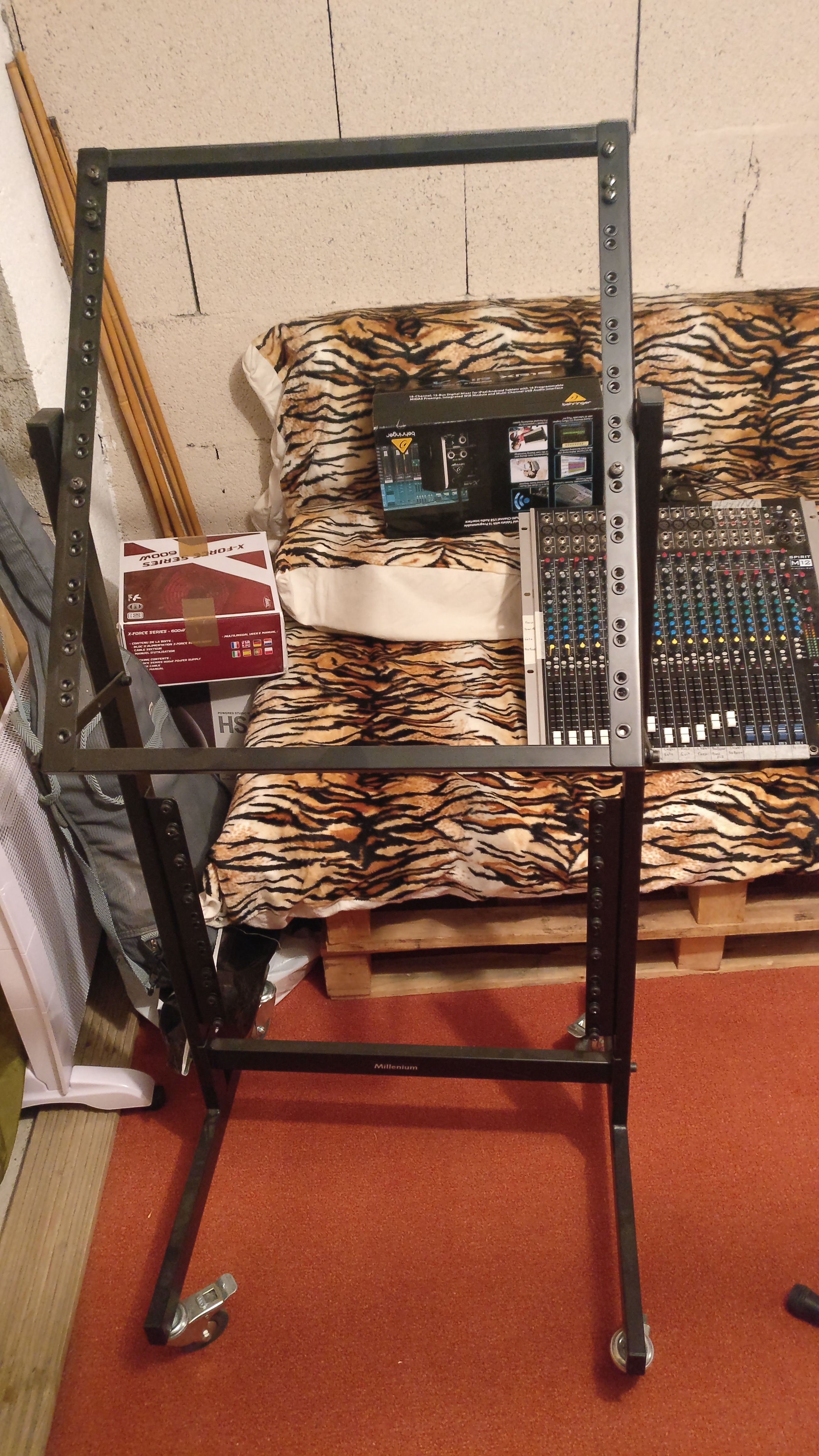 M12 - Soundcraft M12 - Audiofanzine