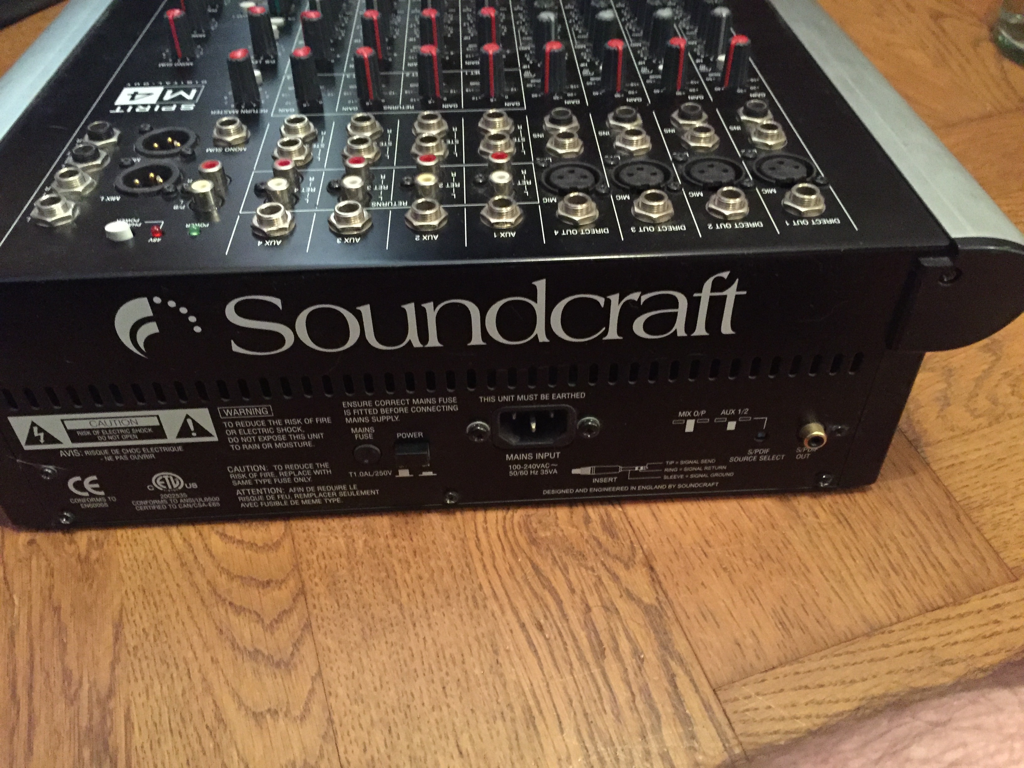 M4 - Soundcraft M4 - Audiofanzine