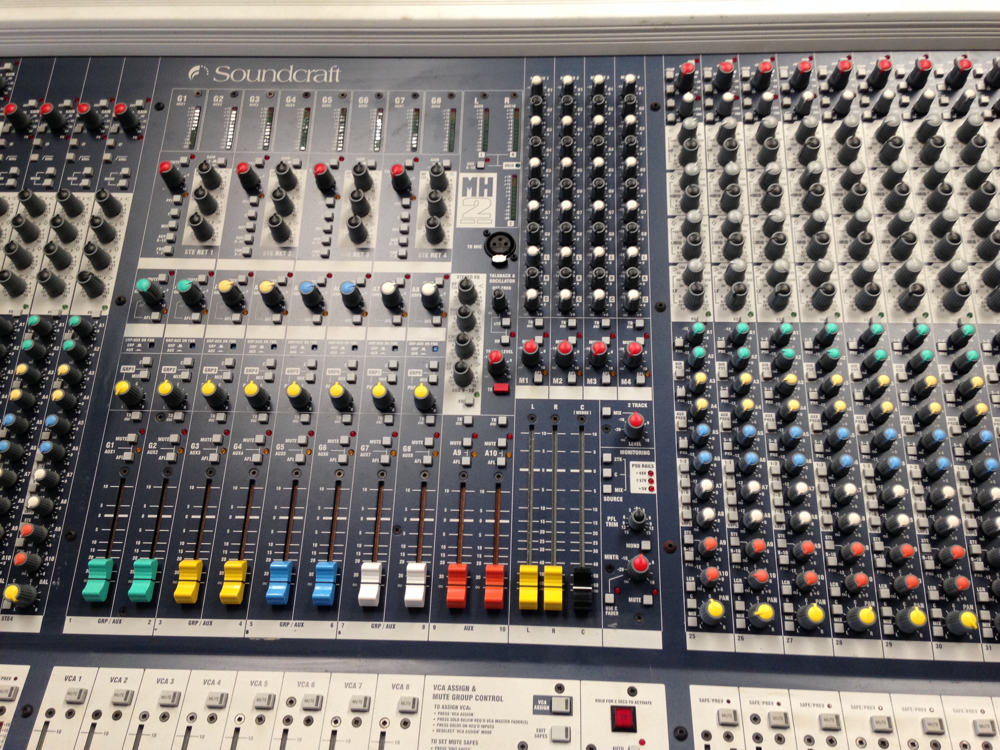 MH2 40+4 - Soundcraft MH2 40+4 - Audiofanzine