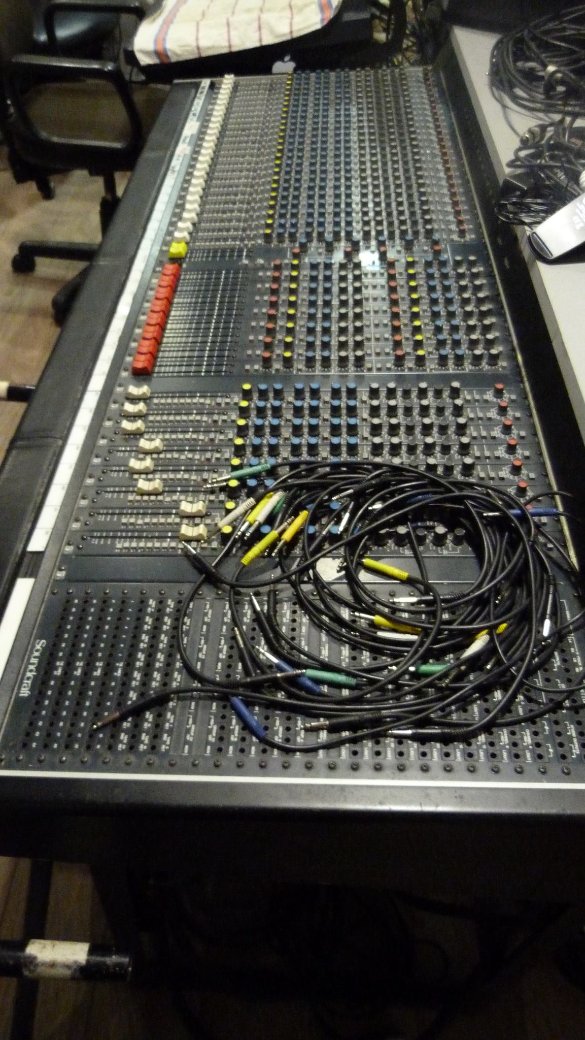 SERIES 1600 - Soundcraft Series 1600 - Audiofanzine