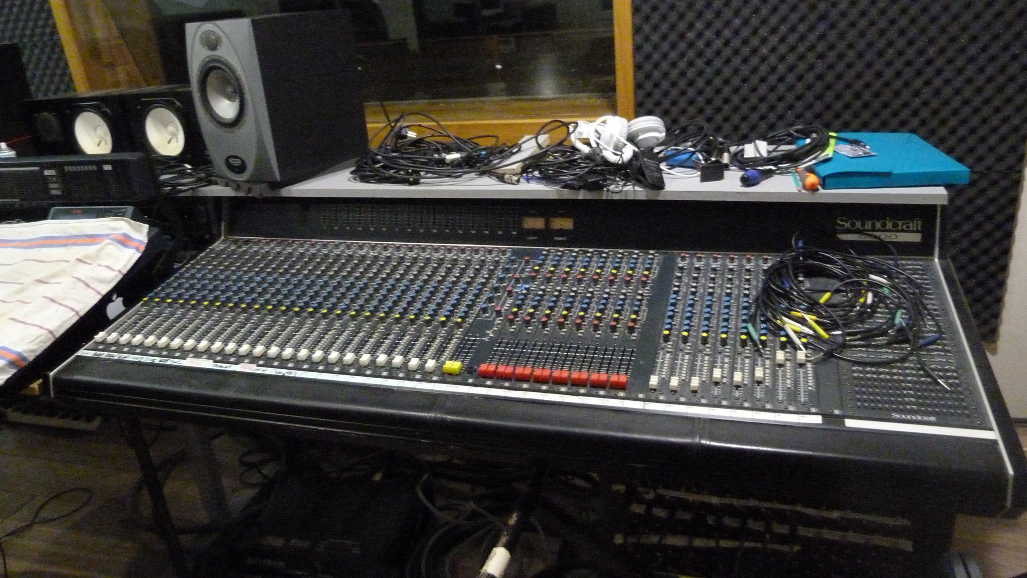 SERIES 1600 - Soundcraft Series 1600 - Audiofanzine