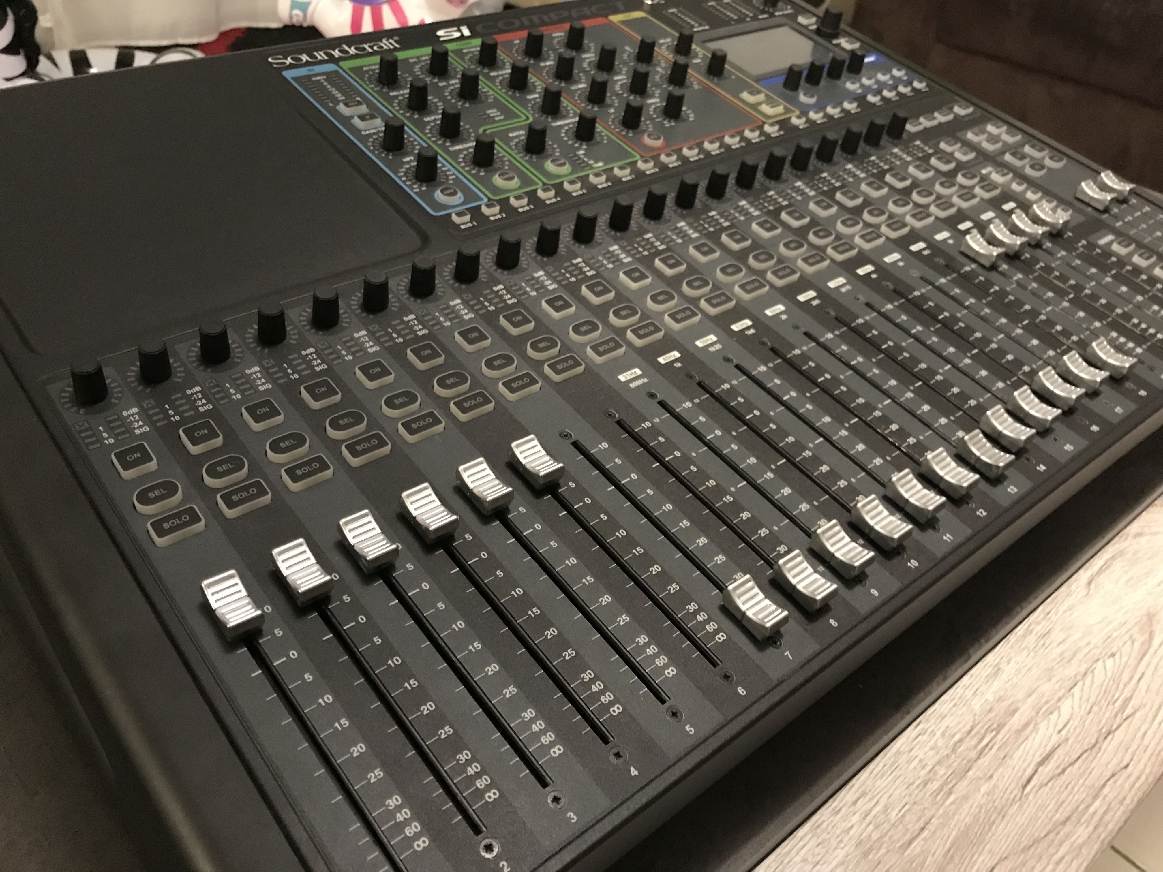 SI COMPACT 24 - Soundcraft Si Compact 24 - Audiofanzine