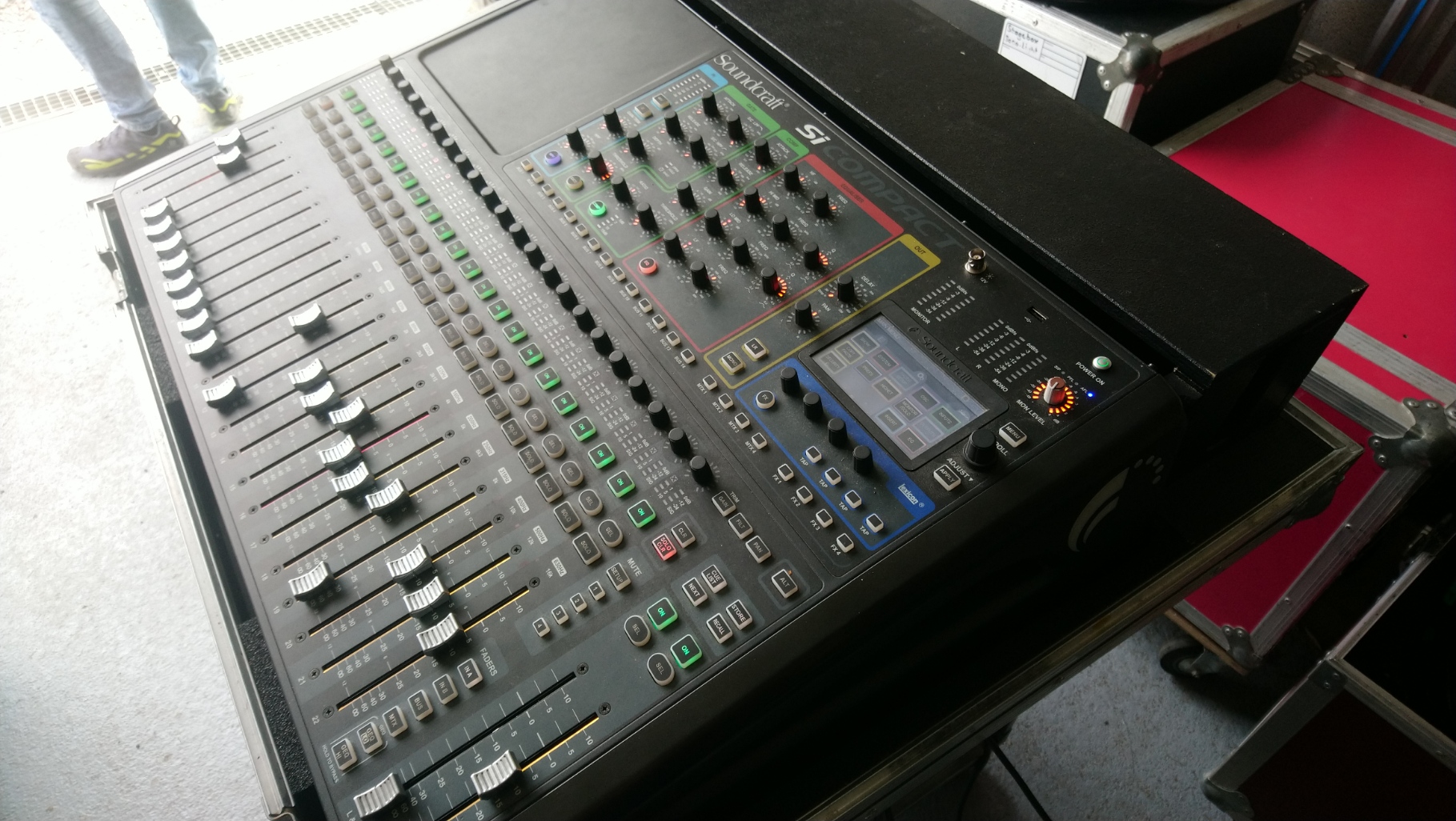 Si Compact 24 - Soundcraft Si Compact 24 - Audiofanzine