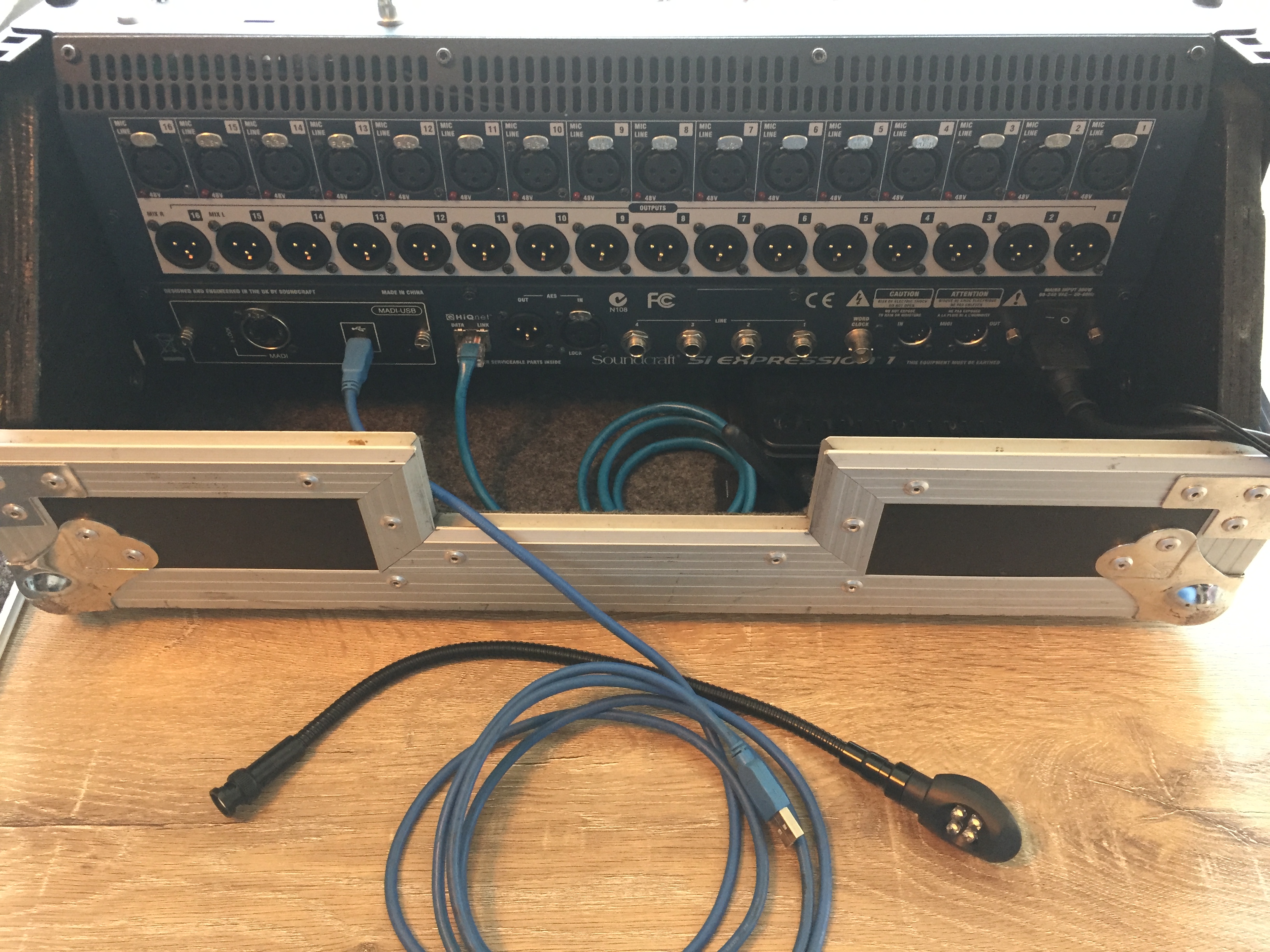 SI EXPRESSION 1 - Soundcraft Si Expression 1 - Audiofanzine