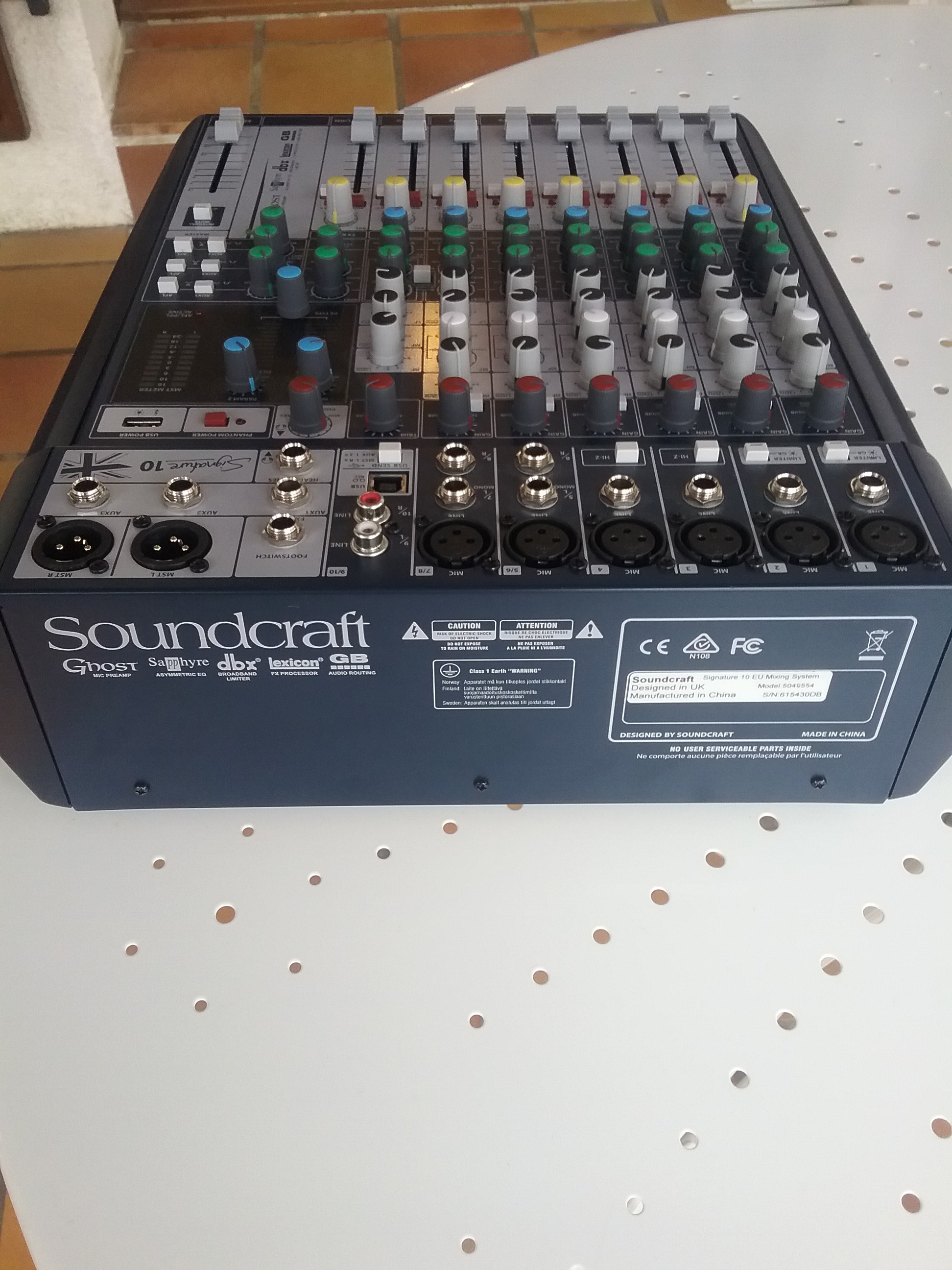 SIGNATURE 10 - Soundcraft Signature 10 - Audiofanzine