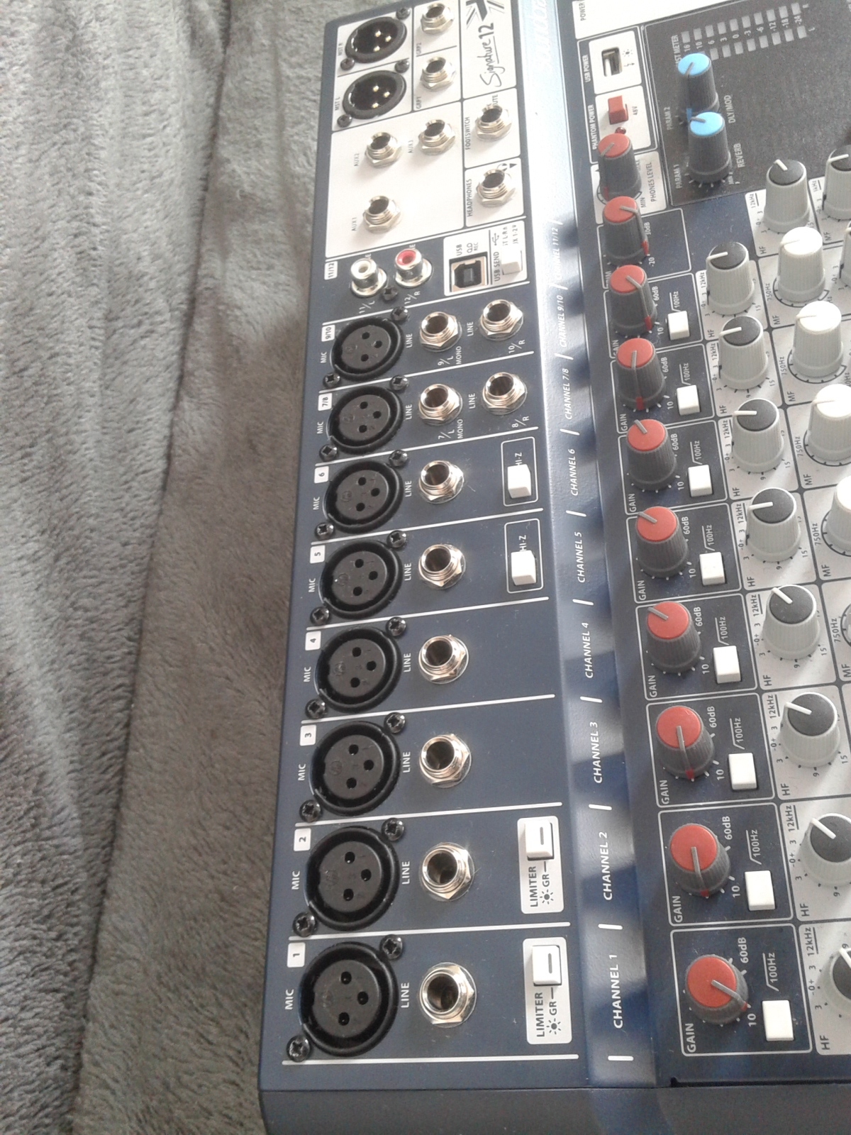 SIGNATURE 12 - Soundcraft Signature 12 - Audiofanzine