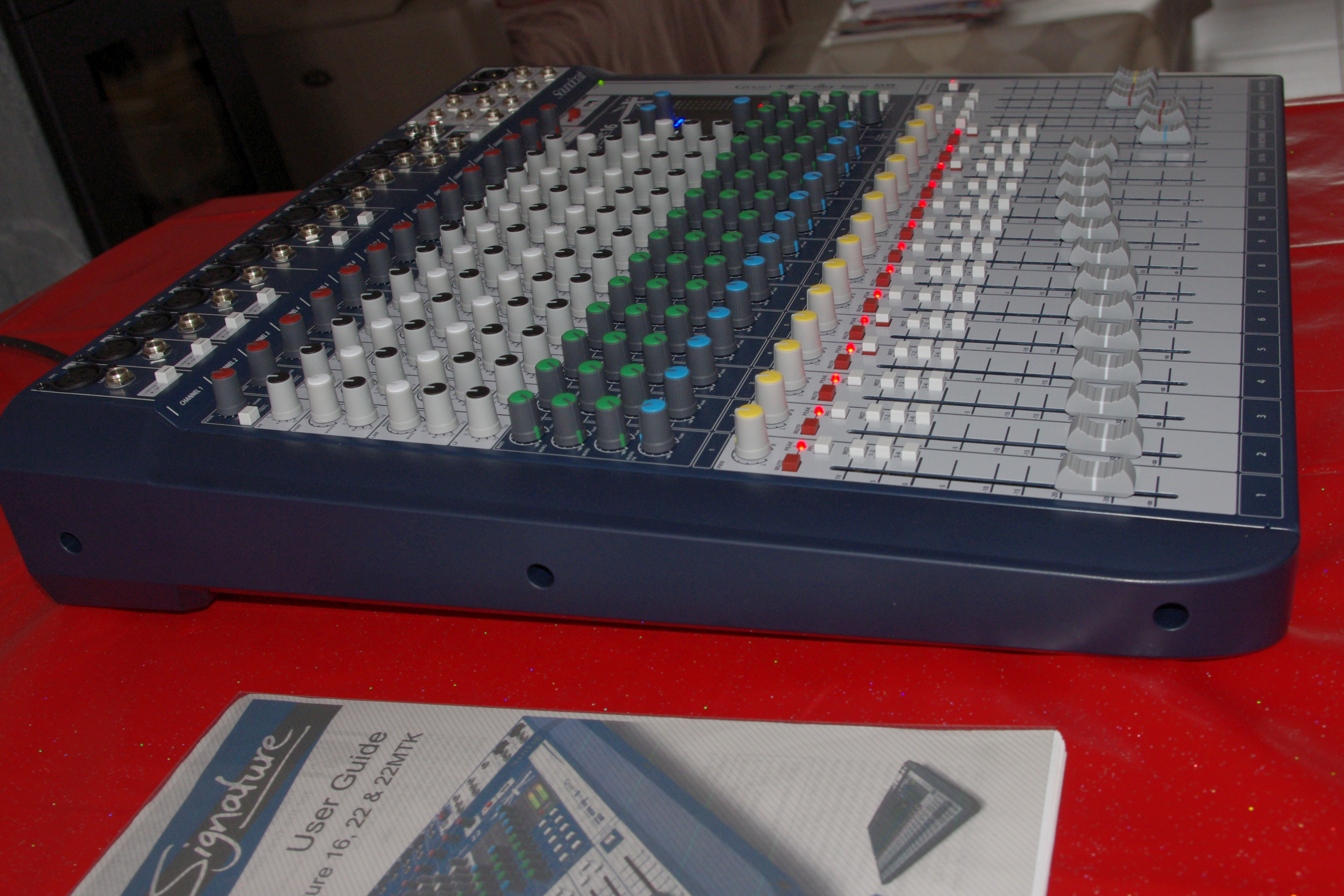 SIGNATURE 16 - Soundcraft Signature 16 - Audiofanzine