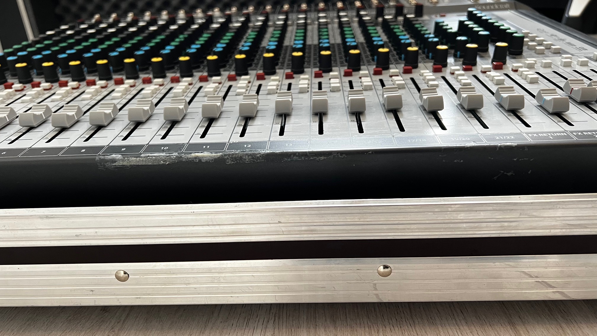 Signature 22 MTK - Soundcraft Signature 22 MTK - Audiofanzine