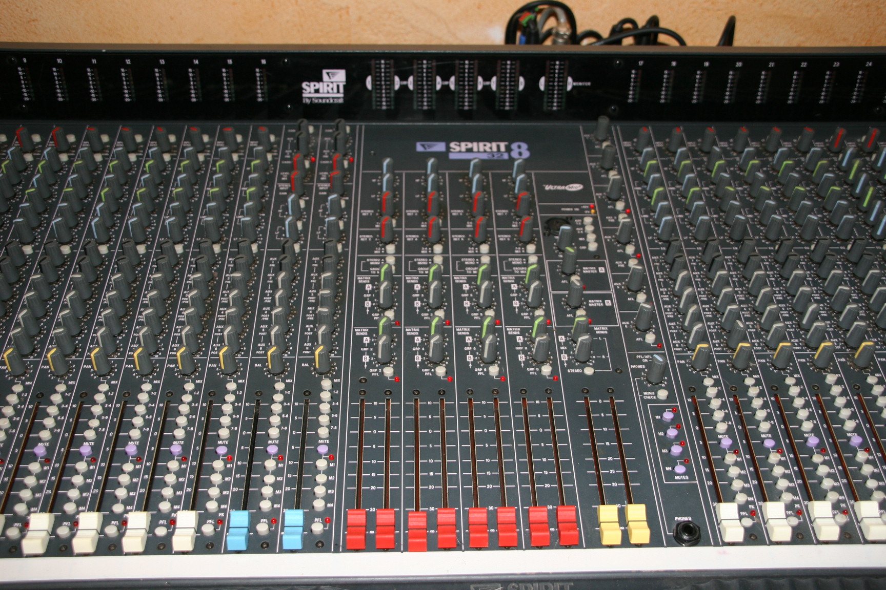 Photo Soundcraft SPIRIT 8-32 : Soundcraft SPIRIT 8-32 (#415808 ...