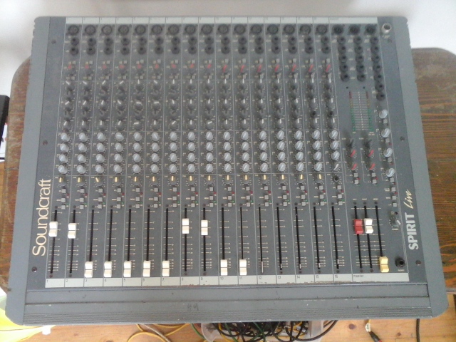 SPIRIT LIVE 16 - Soundcraft Spirit Live 16 - Audiofanzine