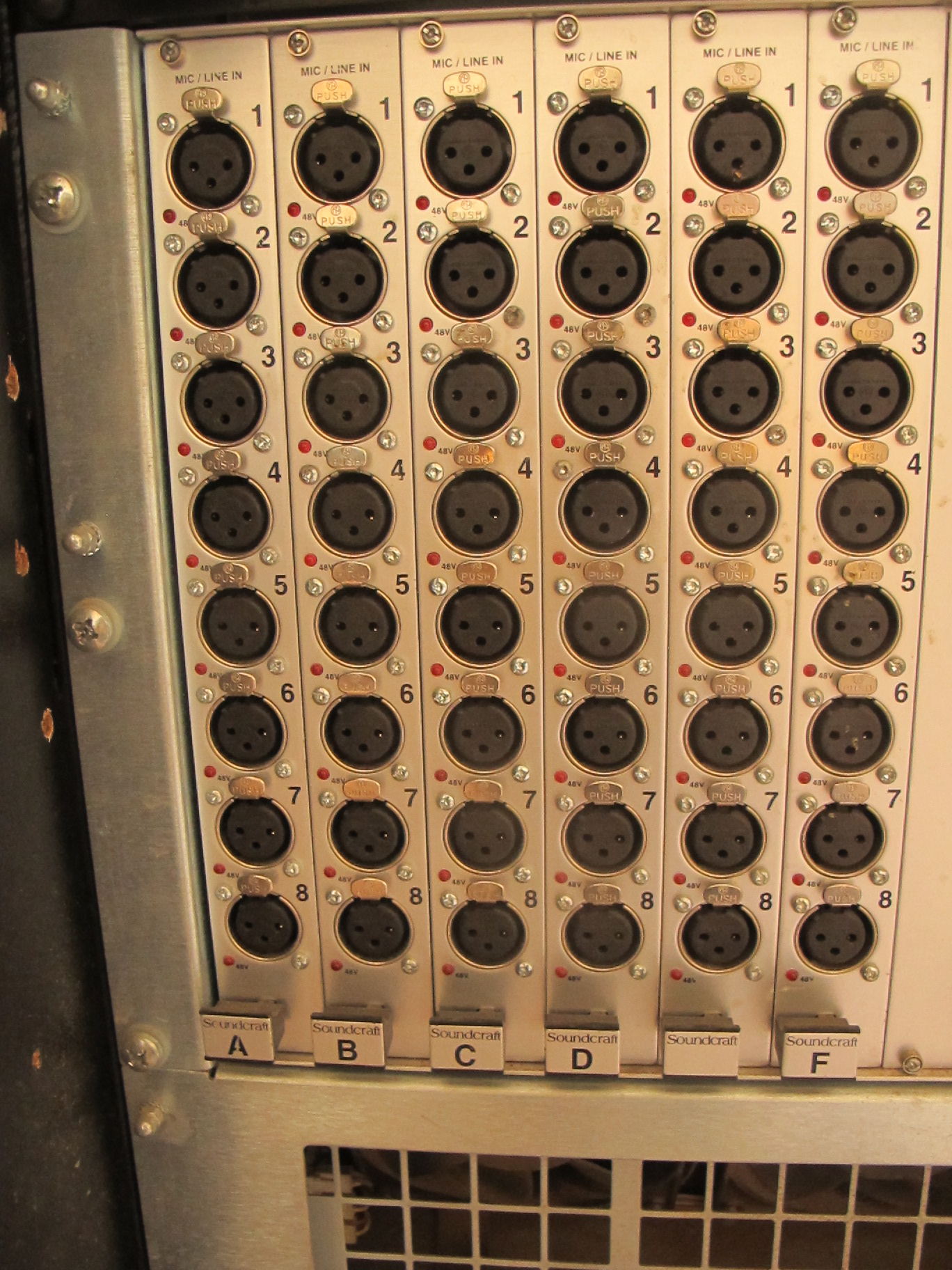 Vi1 - Soundcraft Vi1 - Audiofanzine