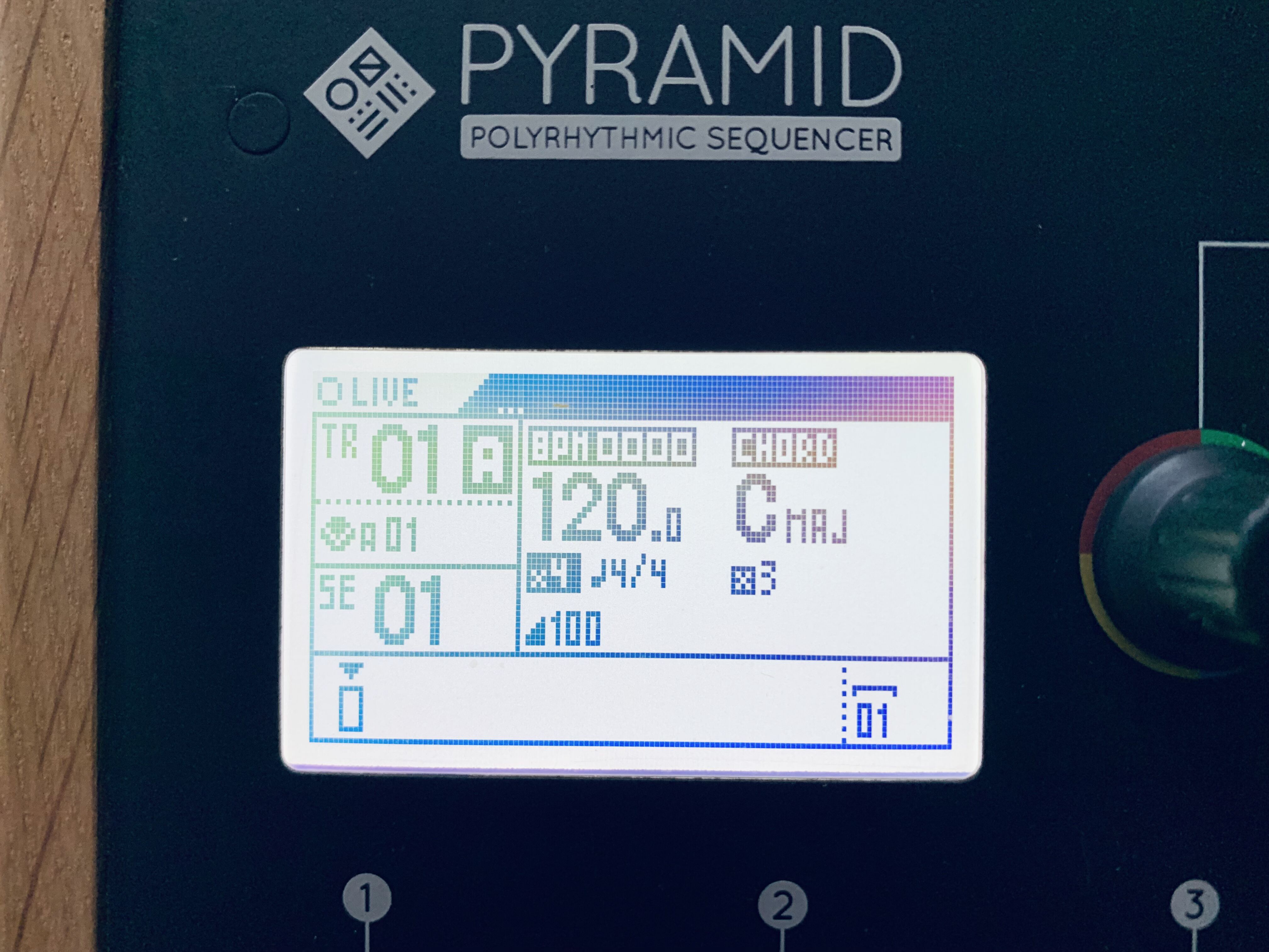 Pyramid - Squarp Instruments Pyramid - Audiofanzine