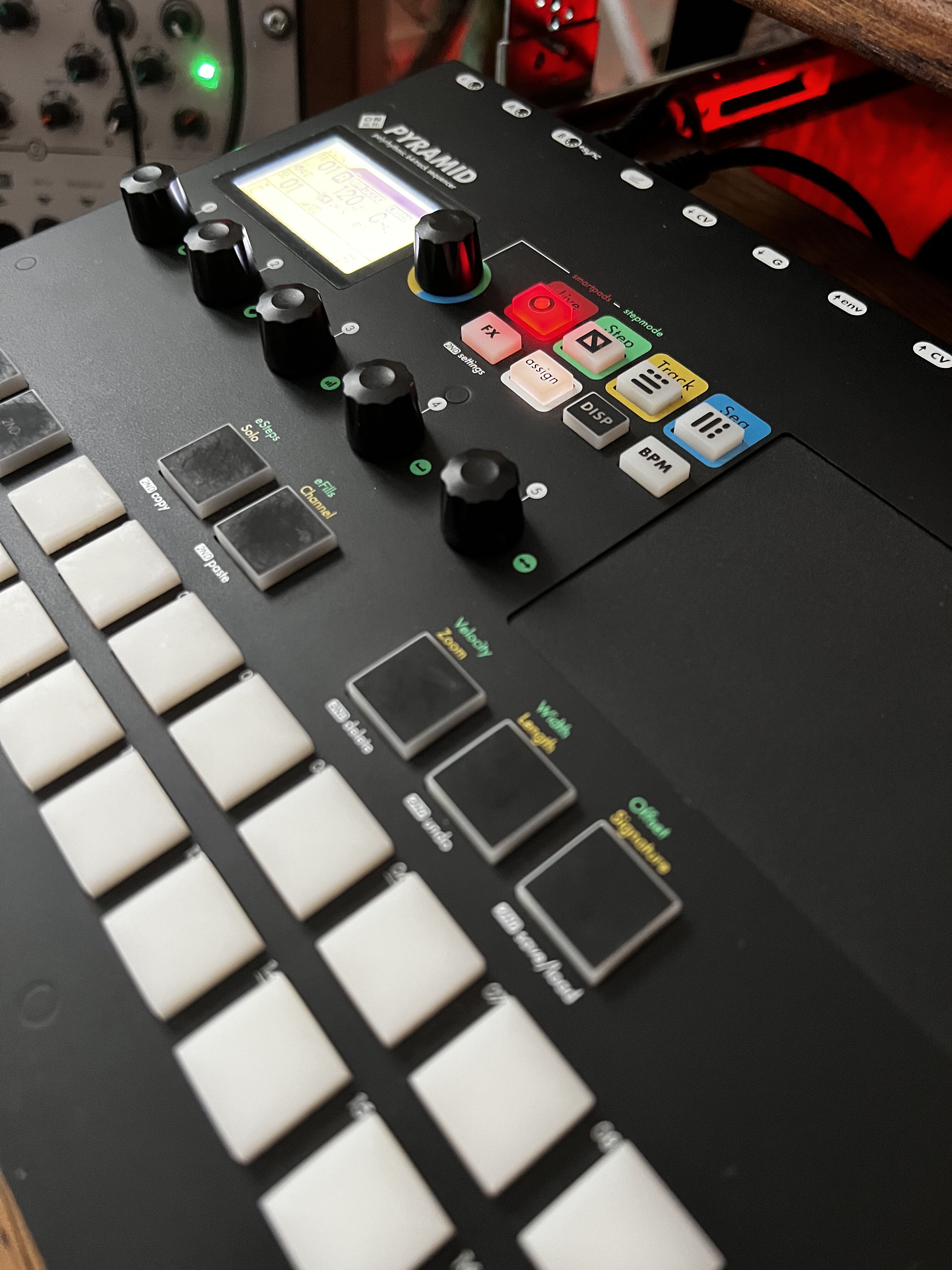 Pyramid mk3 - Squarp Instruments Pyramid mk3 - Audiofanzine