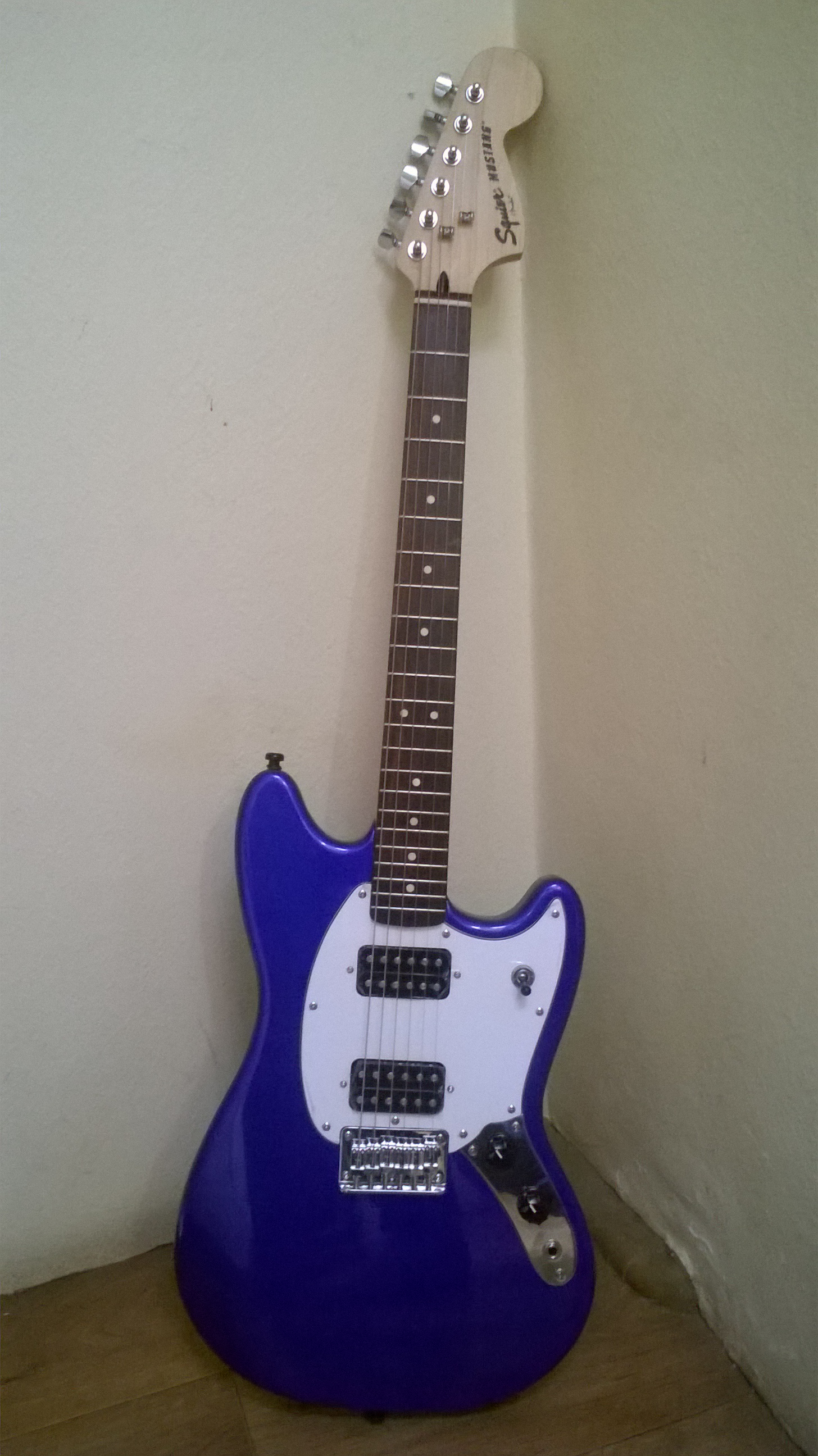 BULLET MUSTANG HH - Squier Bullet Mustang HH - Audiofanzine