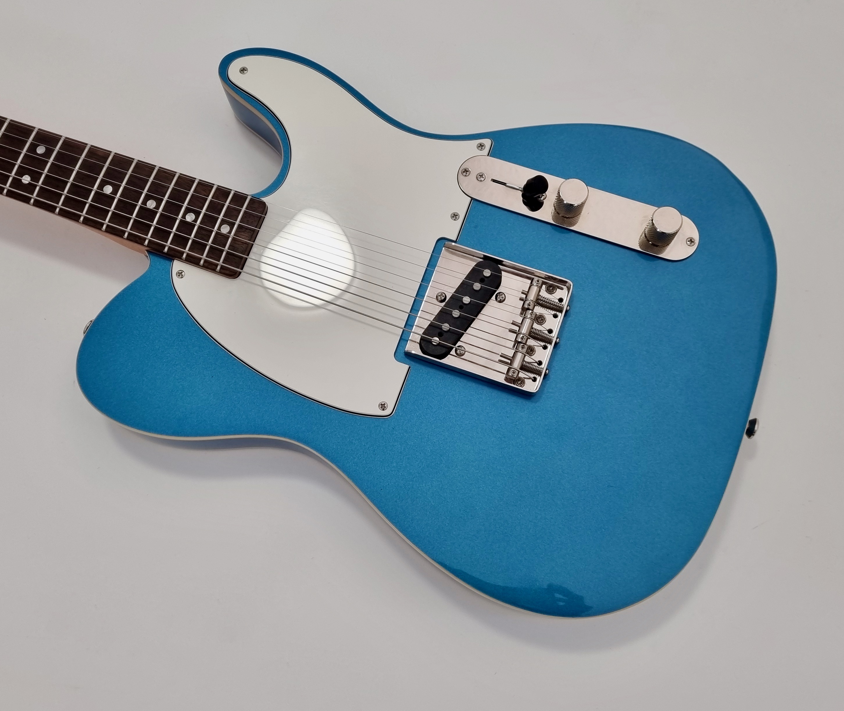 Classic Vibe '60s Custom Esquire Squier - Audiofanzine