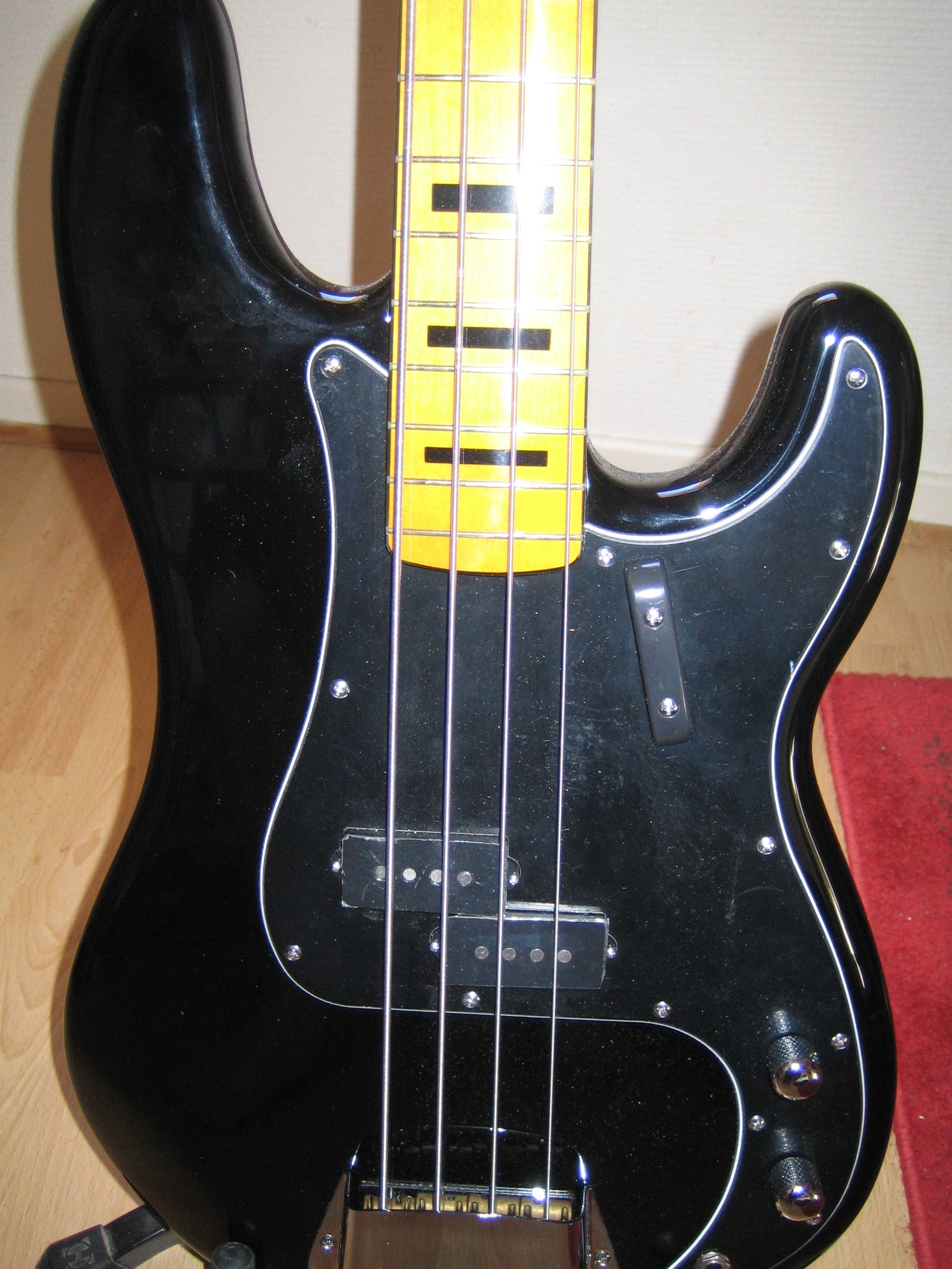 CLASSIC VIBE P BASS '70S - Squier Classic Vibe P Bass '70s - Audiofanzine