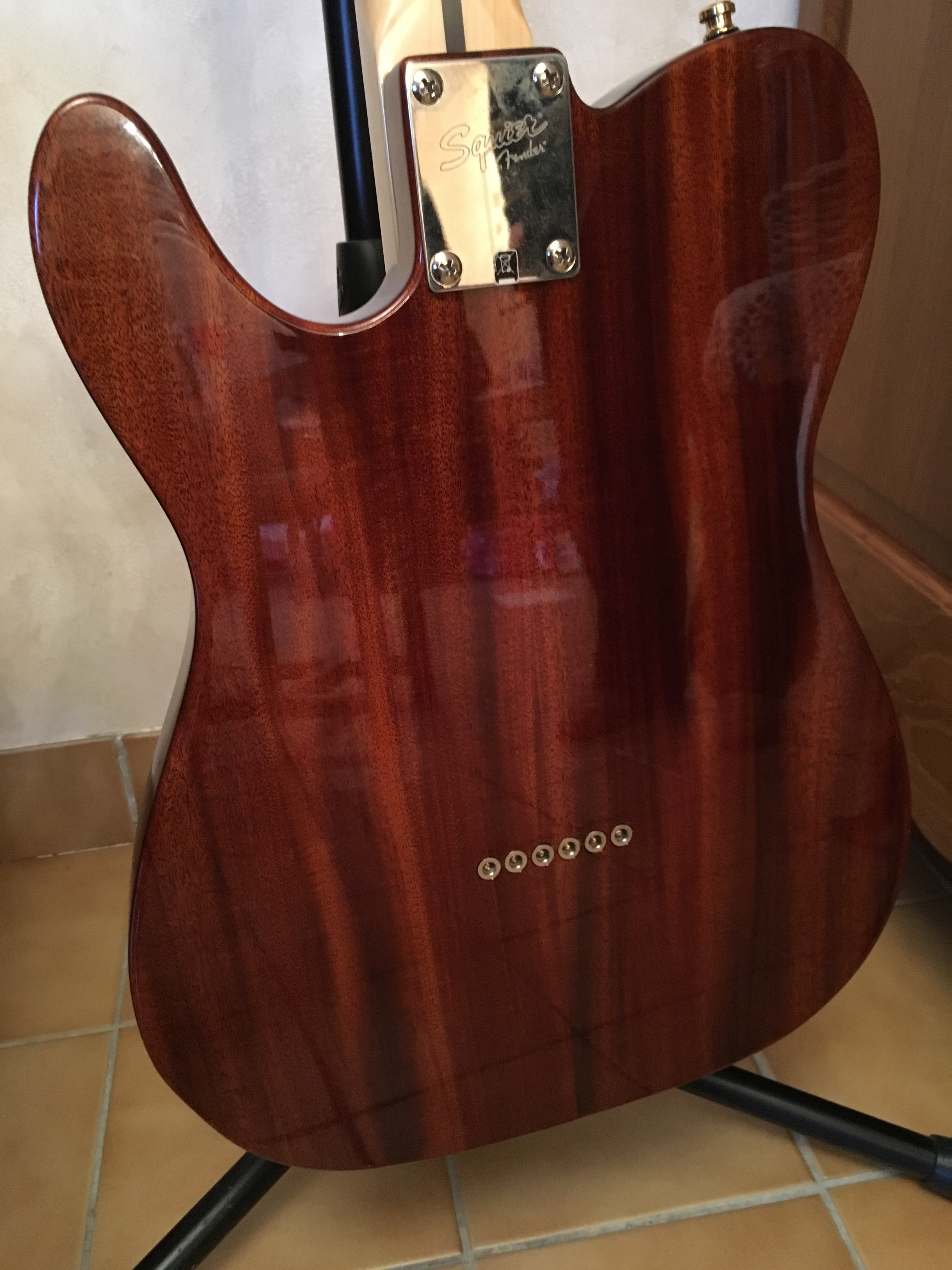 Classic Vibe Telecaster Thinline Squier - Audiofanzine