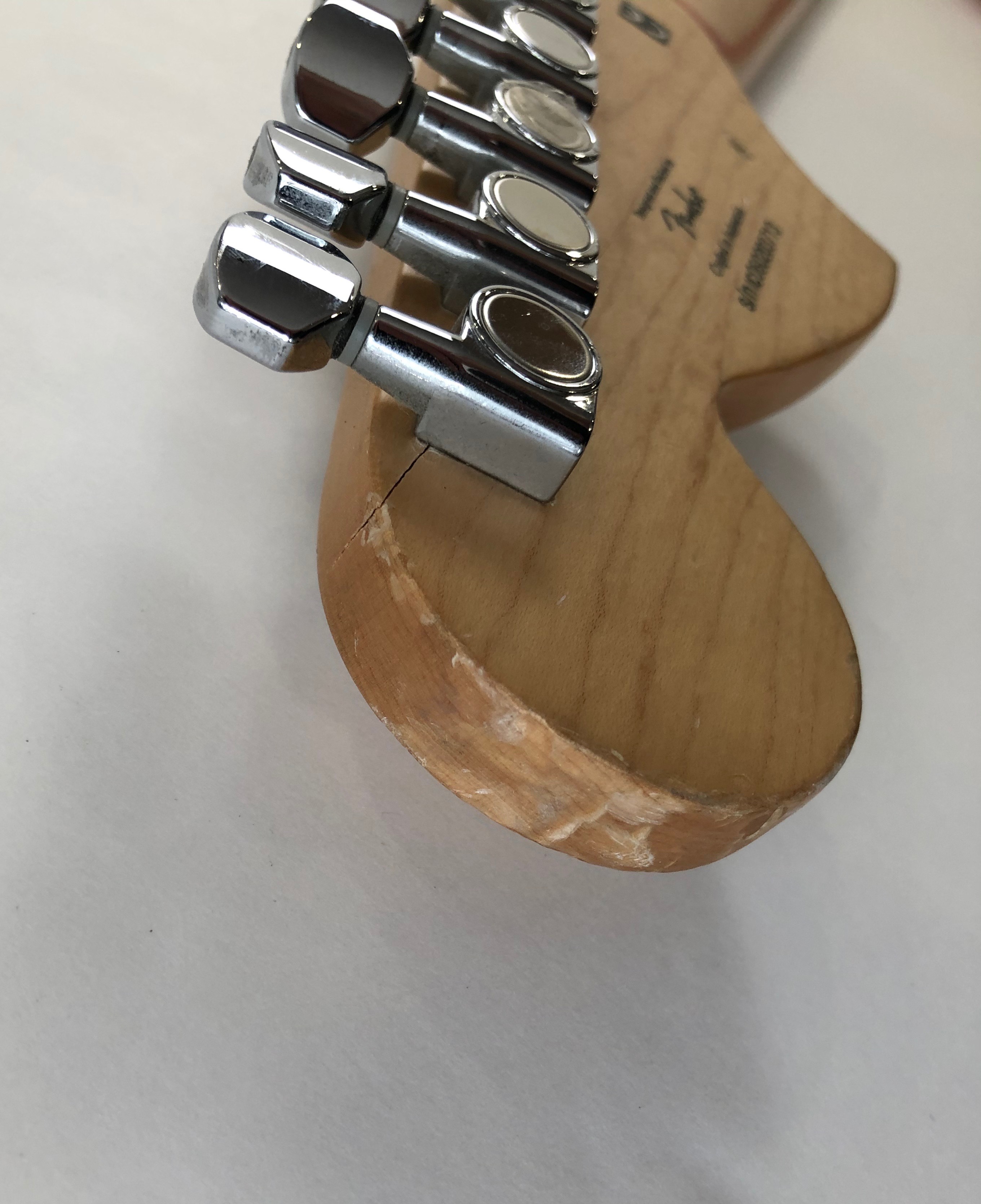 Hello Kitty Strat - Squier Hello Kitty Strat - Audiofanzine