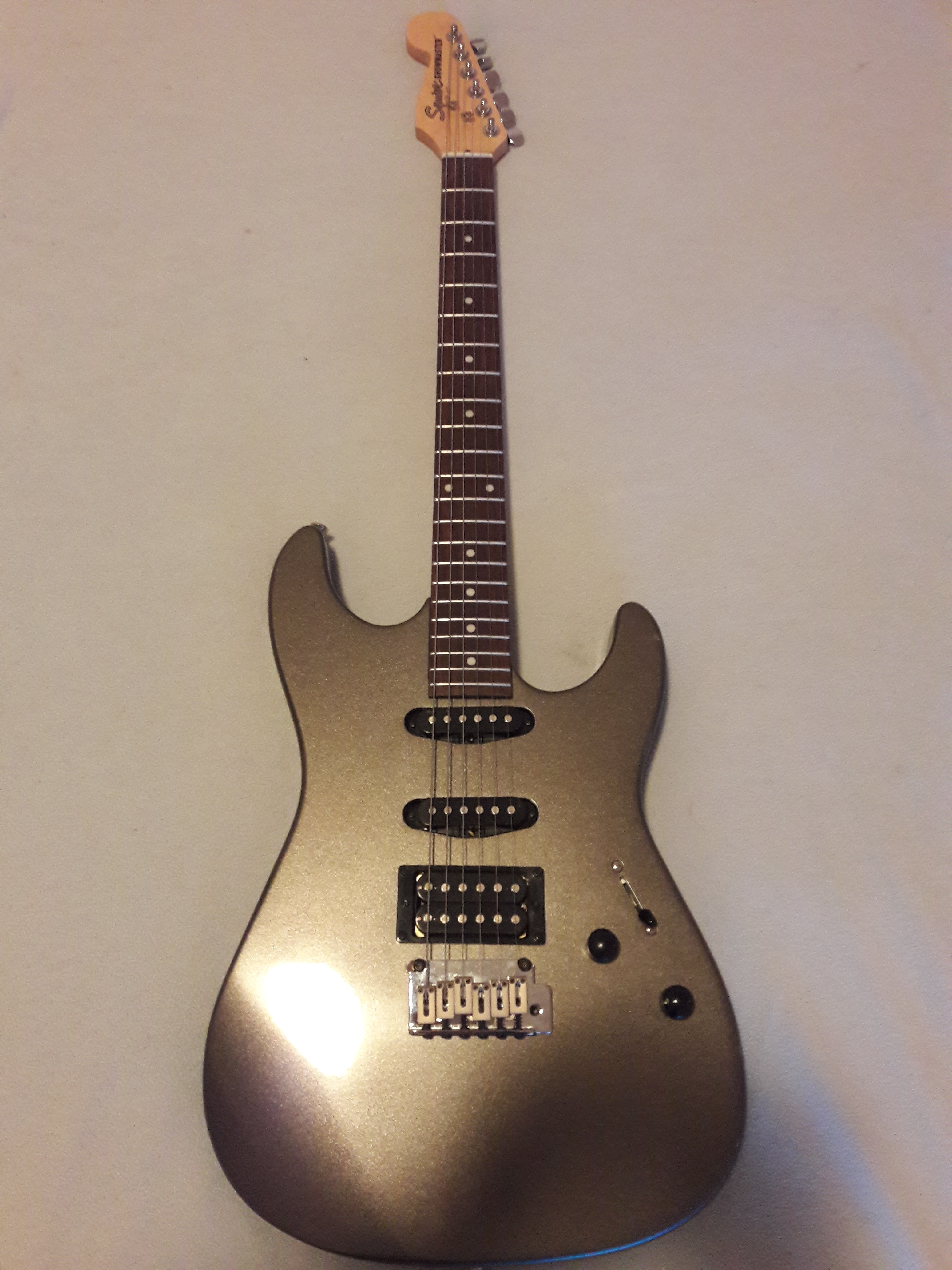 SHOWMASTER HSS - Squier Showmaster HSS - Audiofanzine