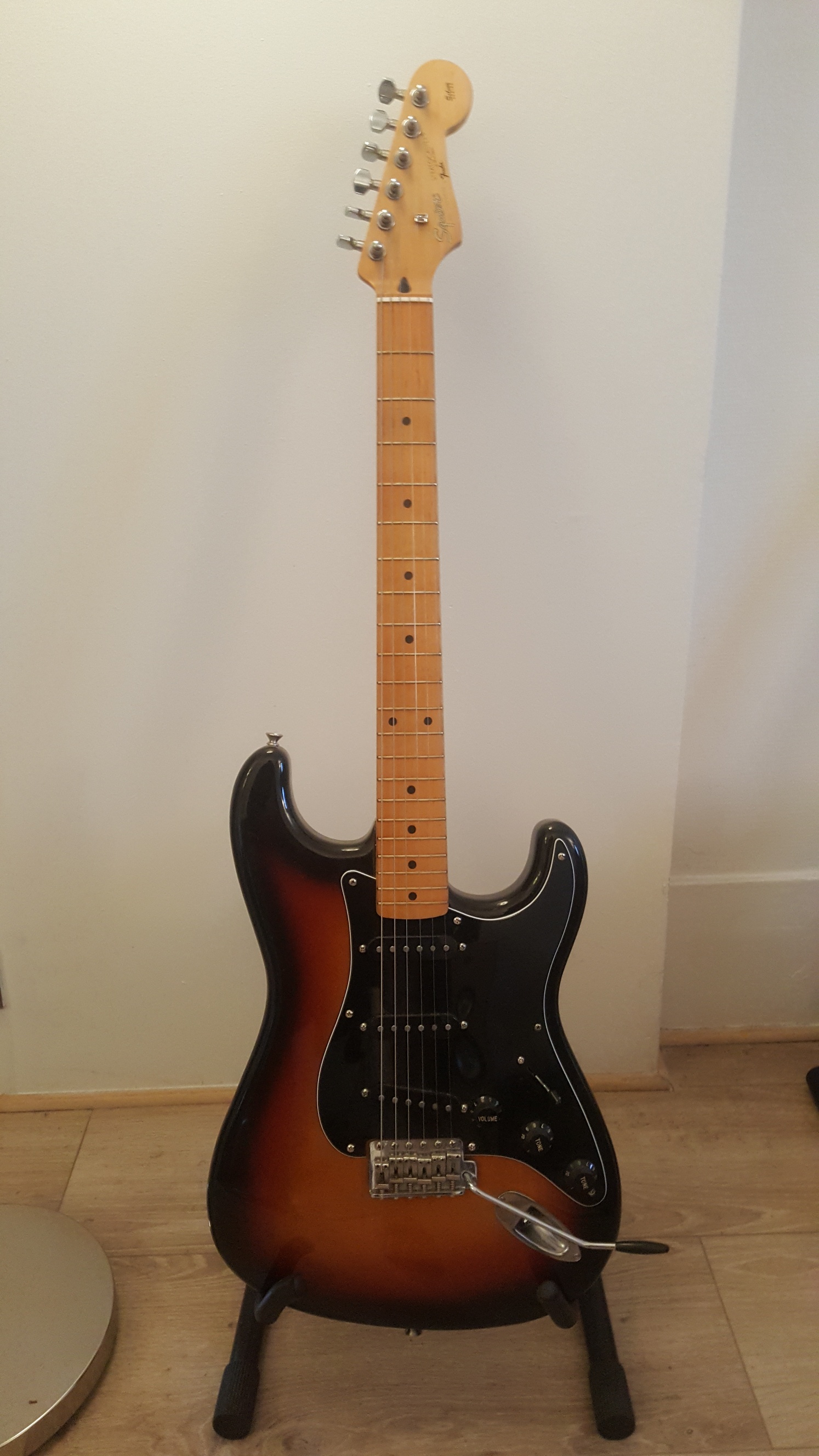 Silver Stratocaster - Squier Silver Stratocaster - Audiofanzine