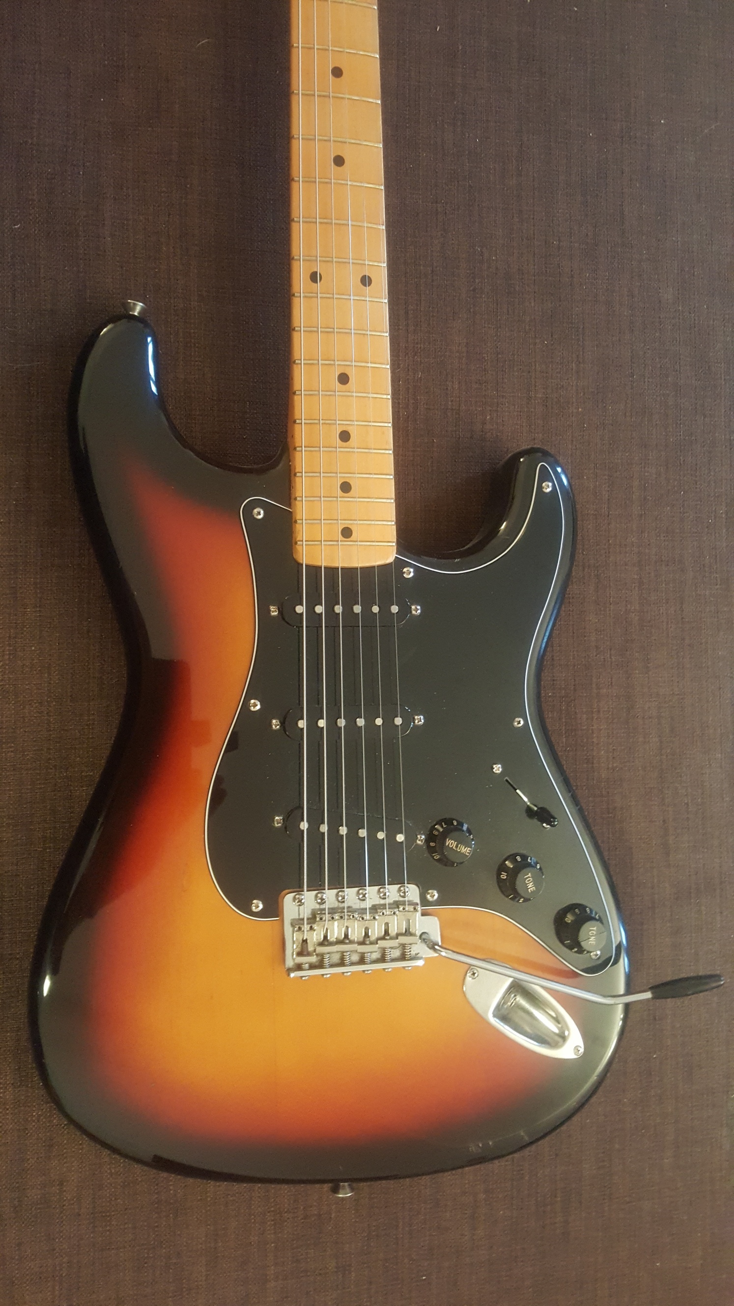 Silver Stratocaster - Squier Silver Stratocaster - Audiofanzine
