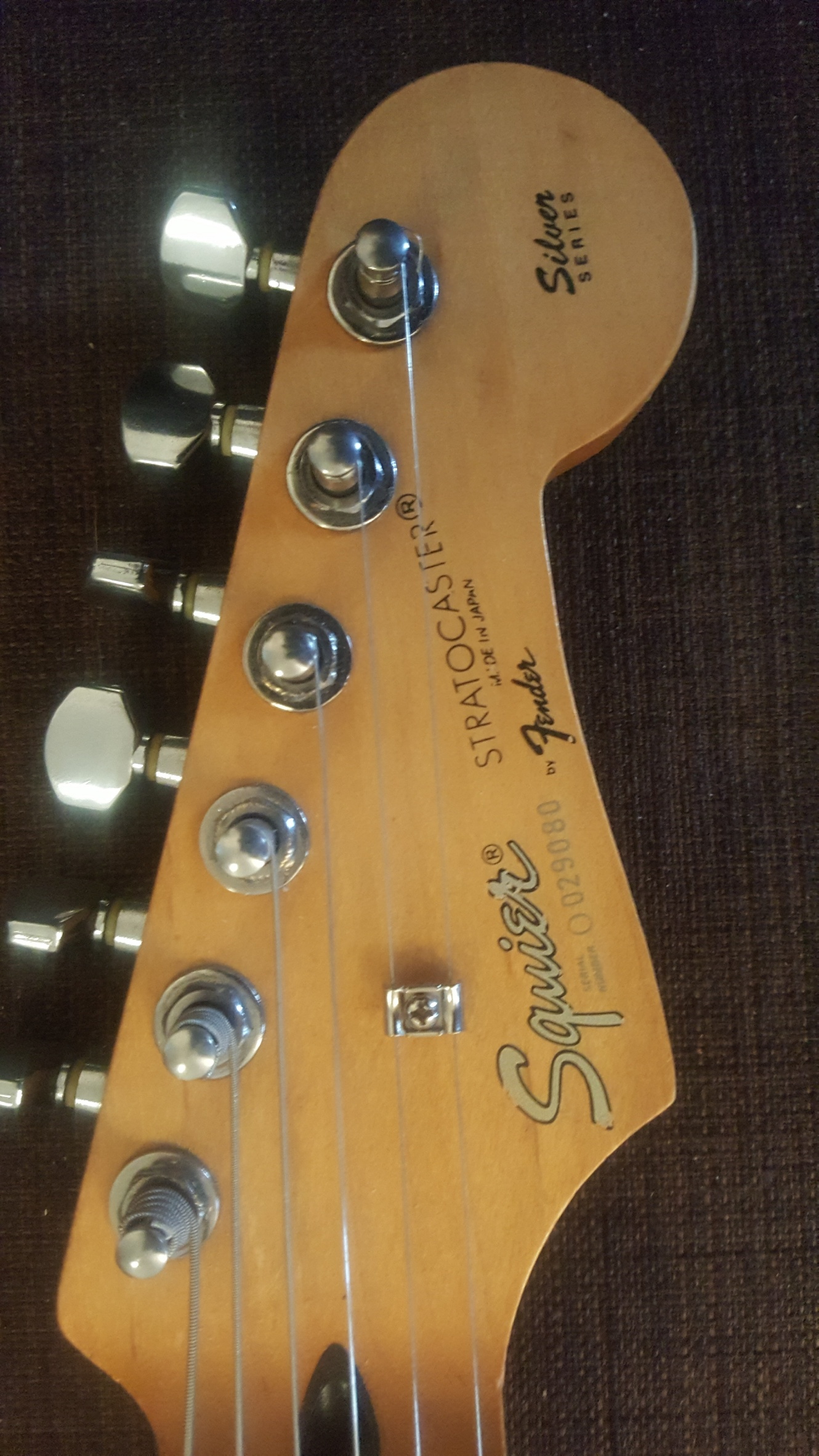 Silver Stratocaster - Squier Silver Stratocaster - Audiofanzine