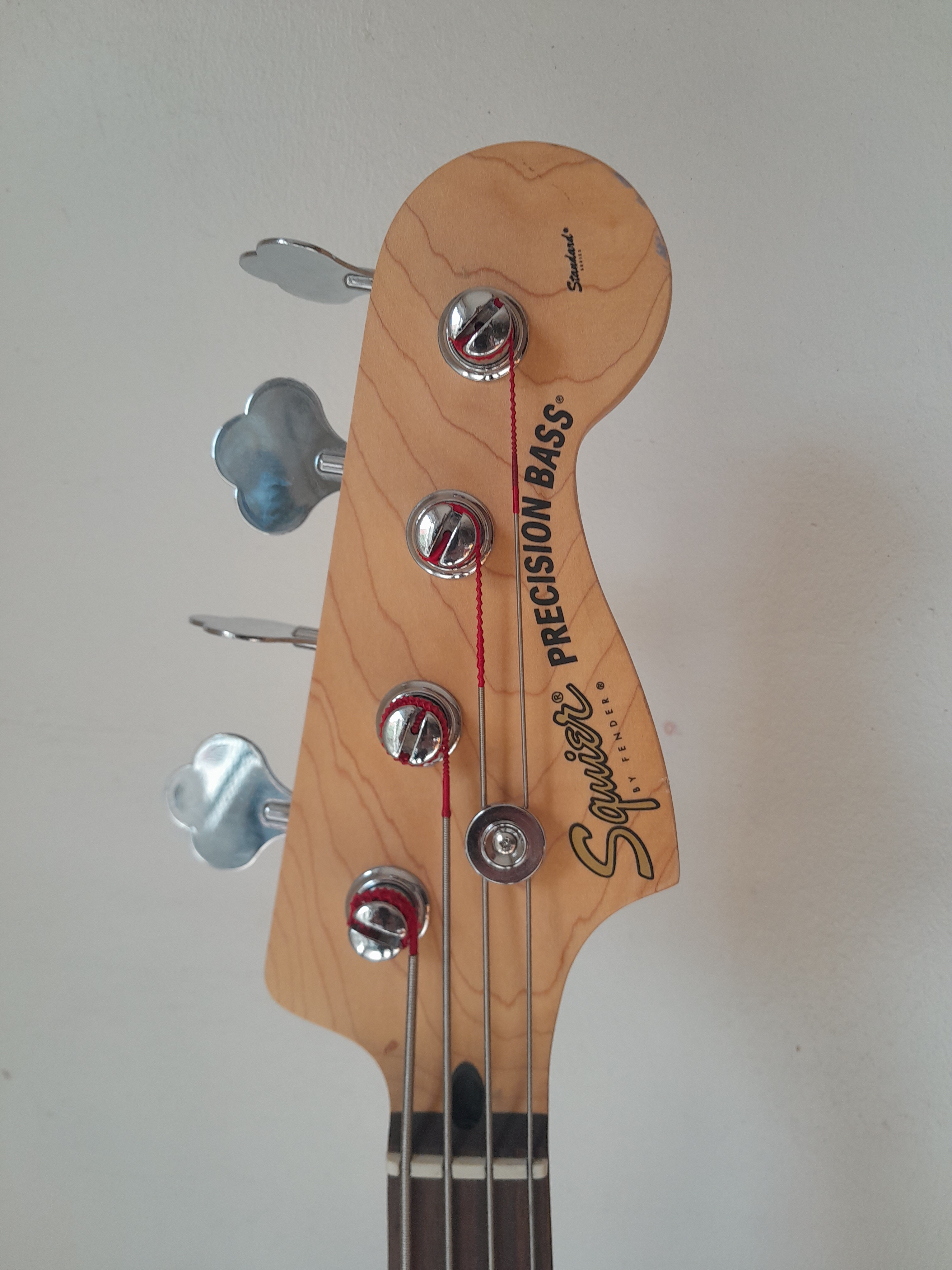 Standard P Bass Special - Squier Standard P Bass Special - Audiofanzine
