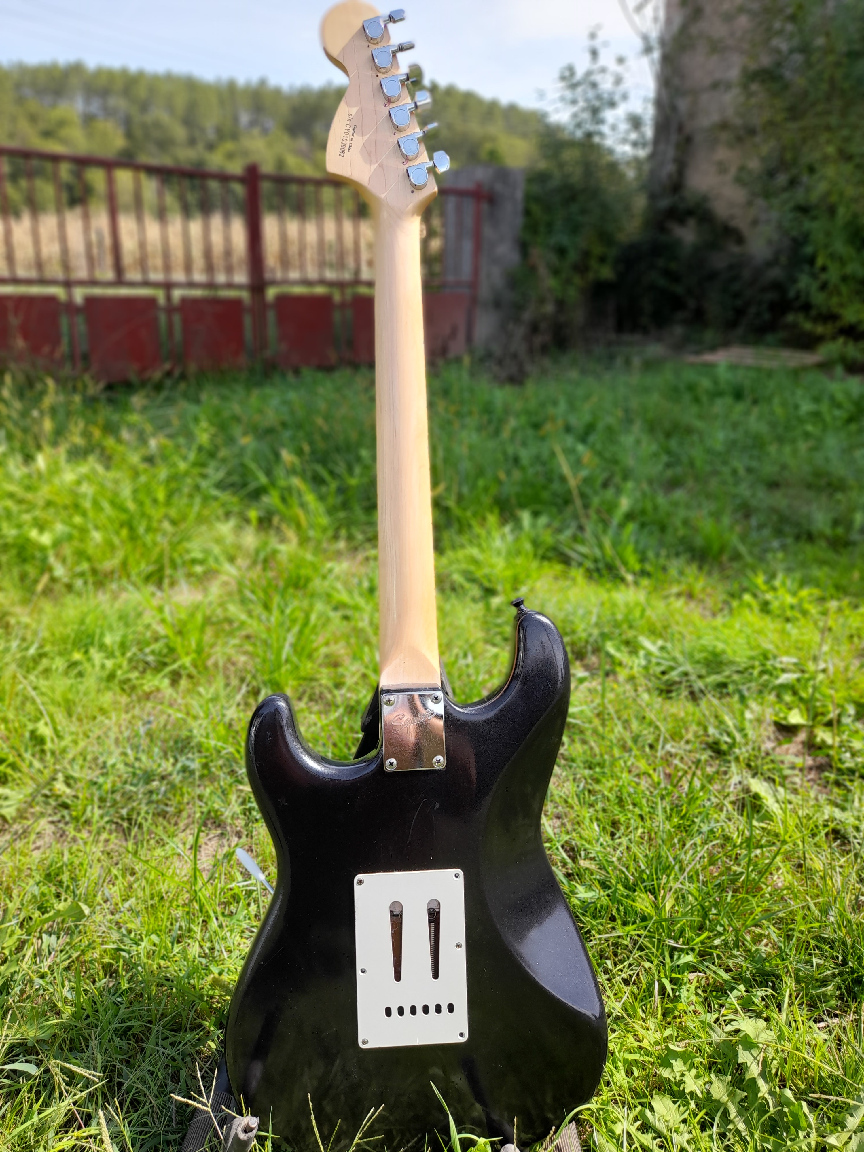 Standard Stratocaster - Squier Standard Stratocaster - Audiofanzine