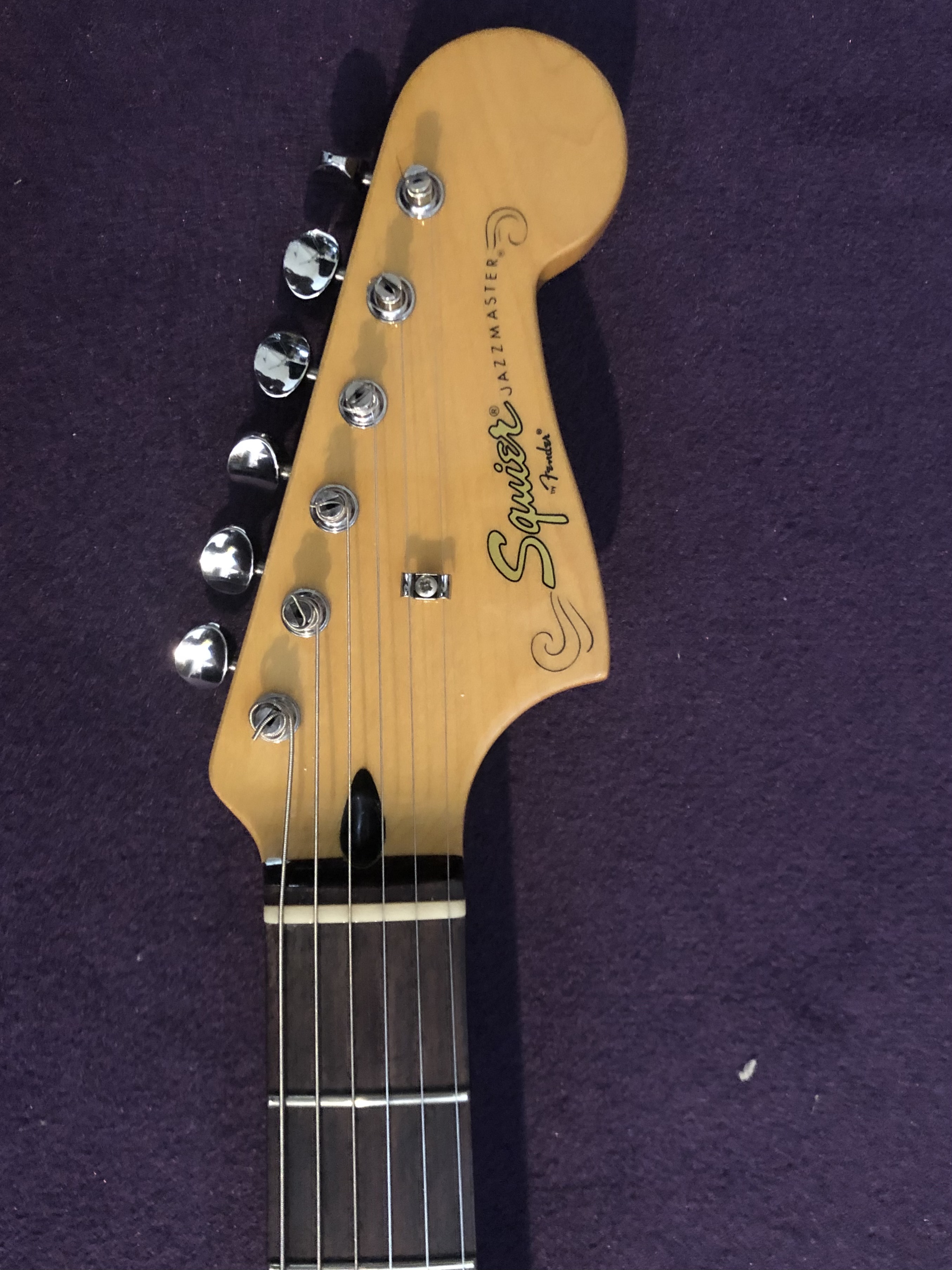 Vintage Modified Jazzmaster Squier - Audiofanzine