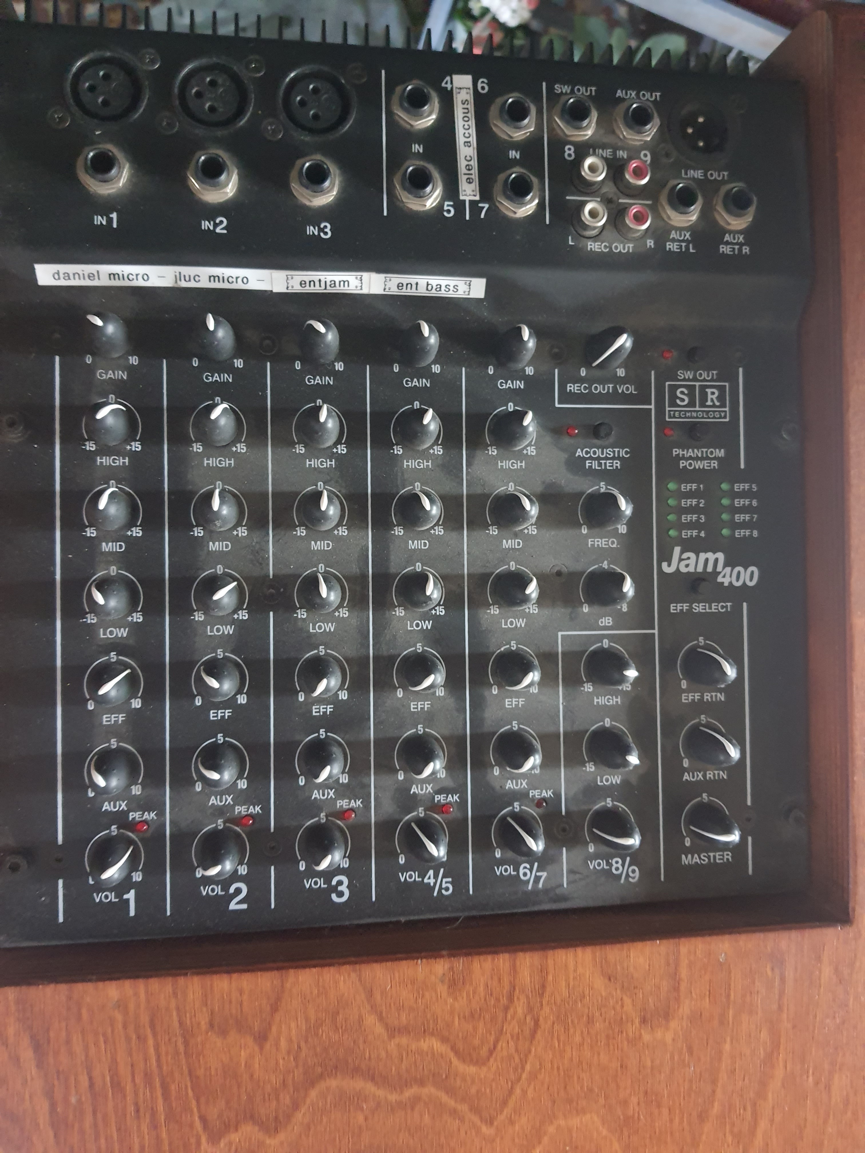 JAM 400 - SR Technology JAM 400 - Audiofanzine