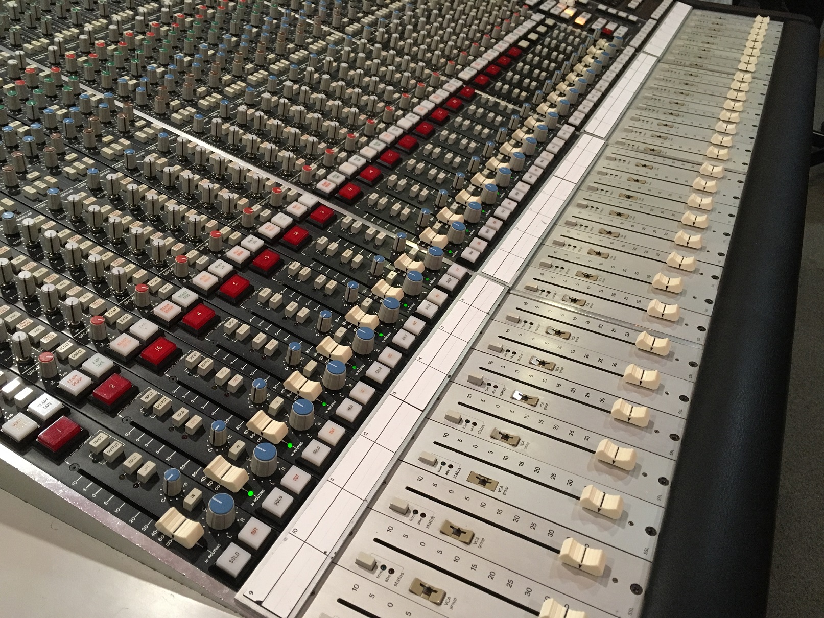 SSL 4000E recording console for sale - Vend SSL 4000 G+ - Audiofanzine