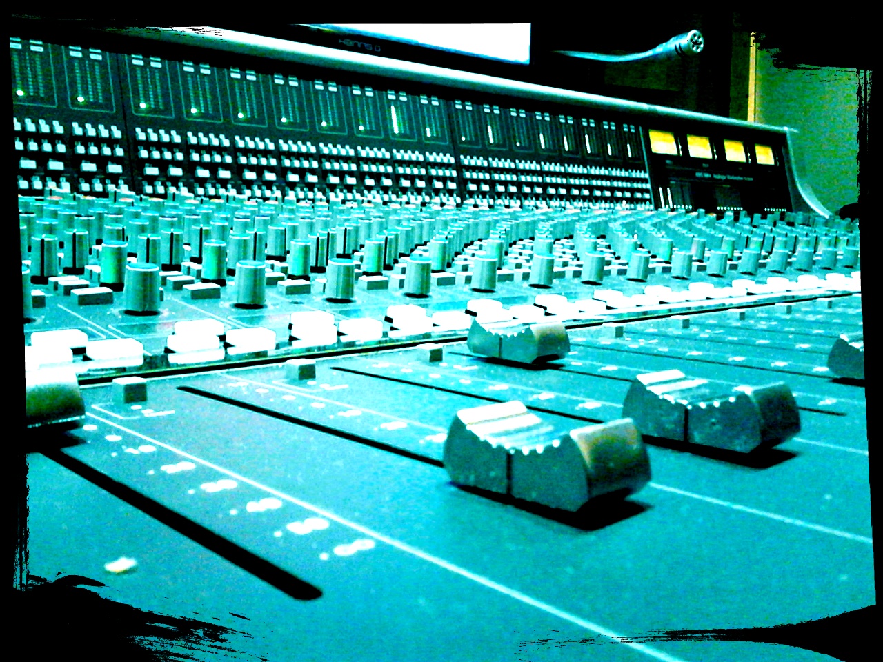 AWS 900 + - SSL AWS 900 + - Audiofanzine