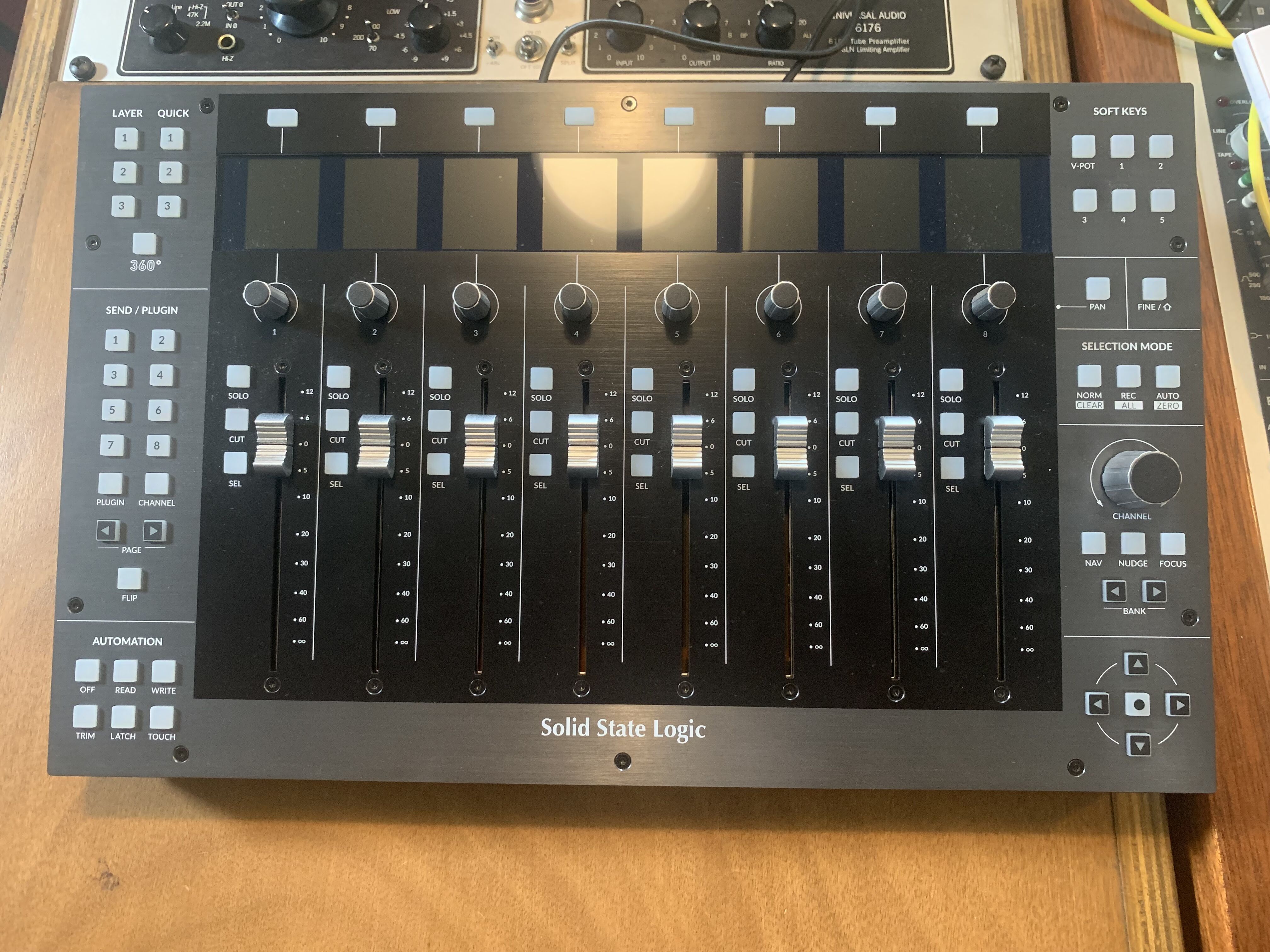 UF8 - SSL UF8 - Audiofanzine