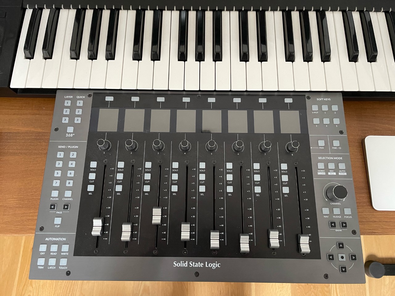 UF8 - SSL UF8 - Audiofanzine