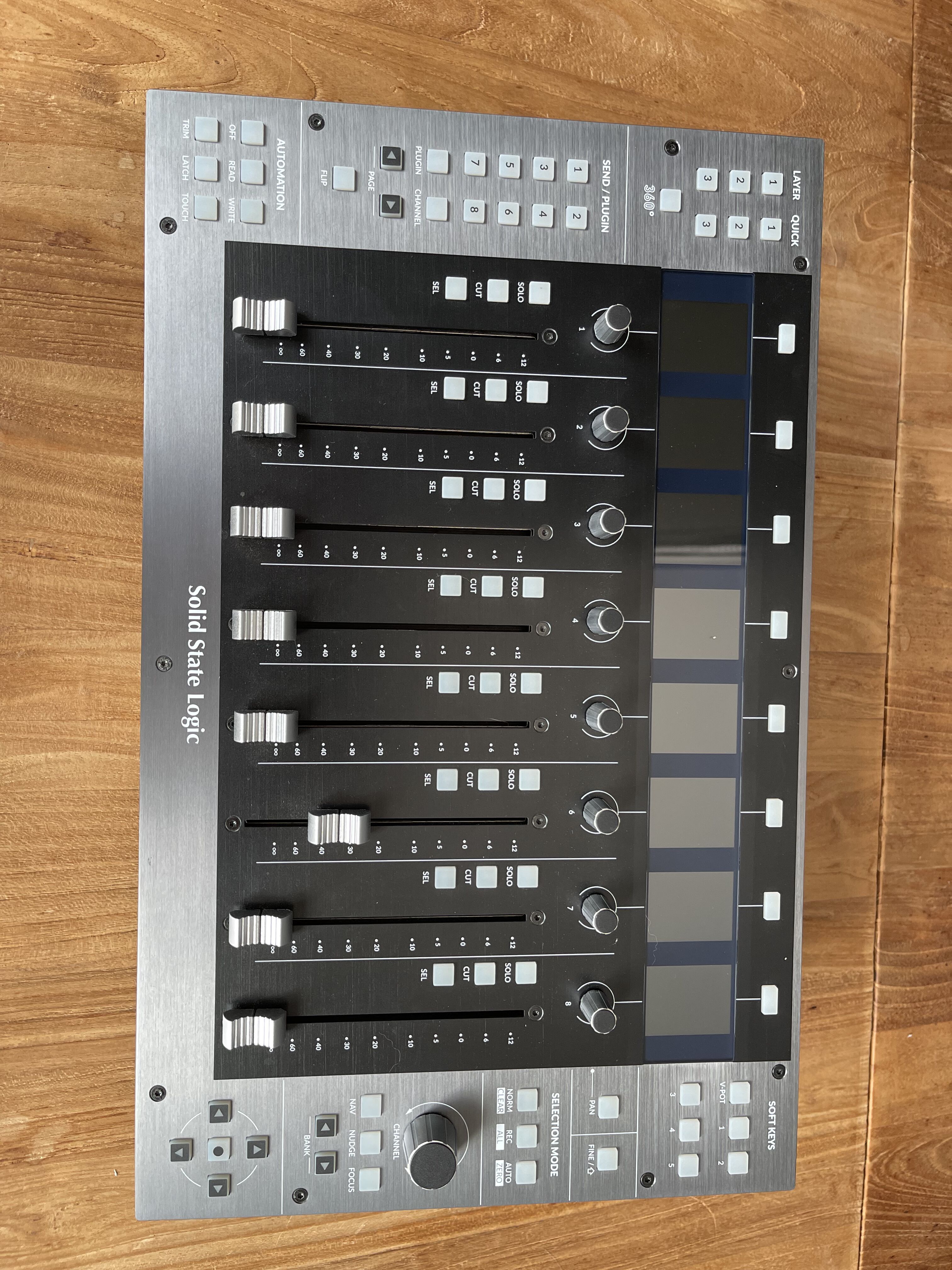 UF8 - SSL UF8 - Audiofanzine