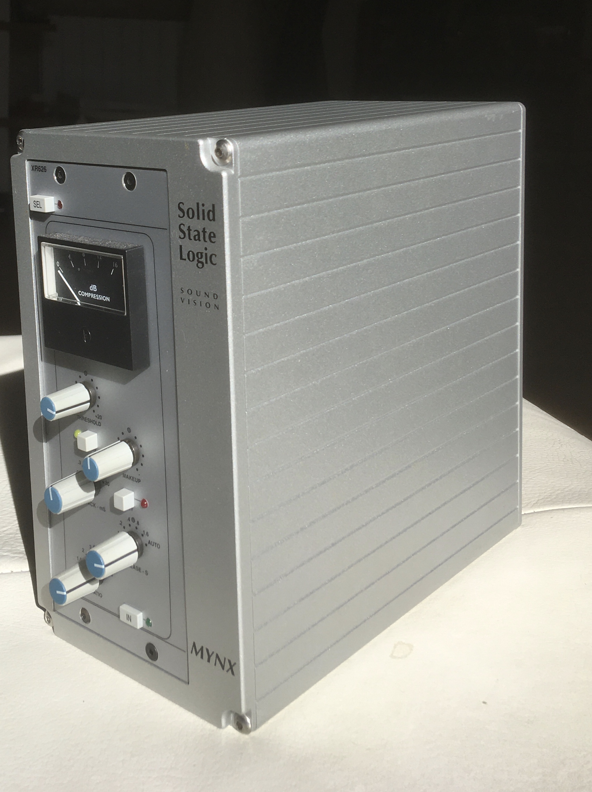 XLogic X-Rack XR626 Stereo Bus Compressor Module SSL - Audiofanzine