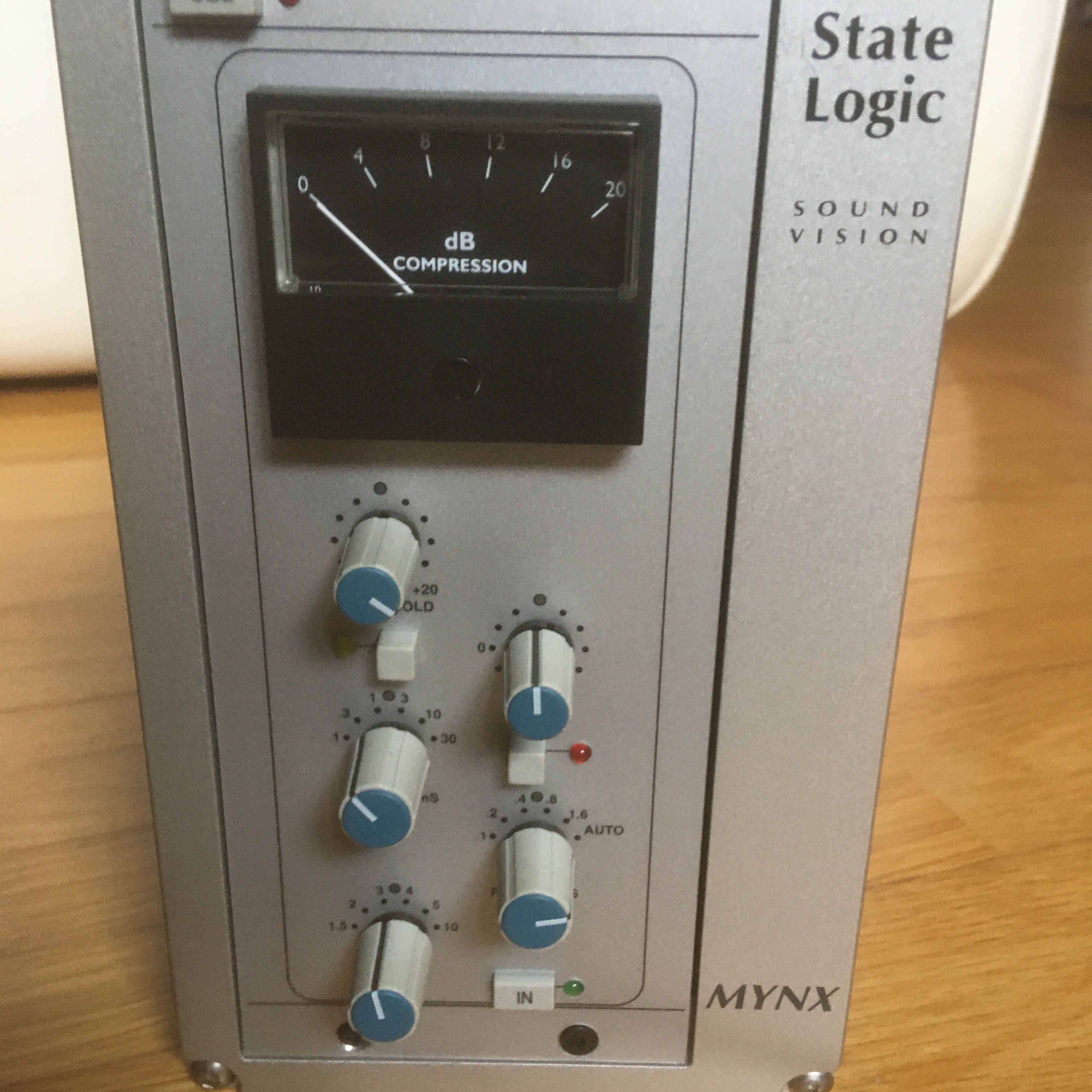 XLogic X-Rack XR626 Stereo Bus Compressor Module SSL - Audiofanzine