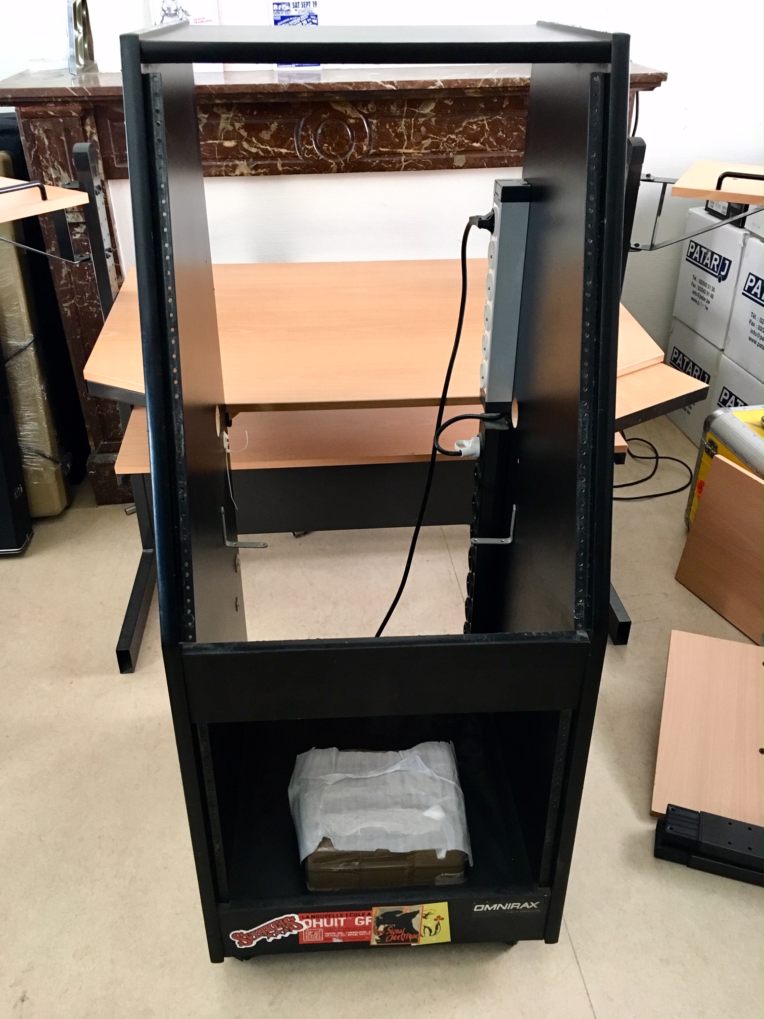 Vends Rack Omnirax 19" sur roulettes (Aquitaine) - Audiofanzine