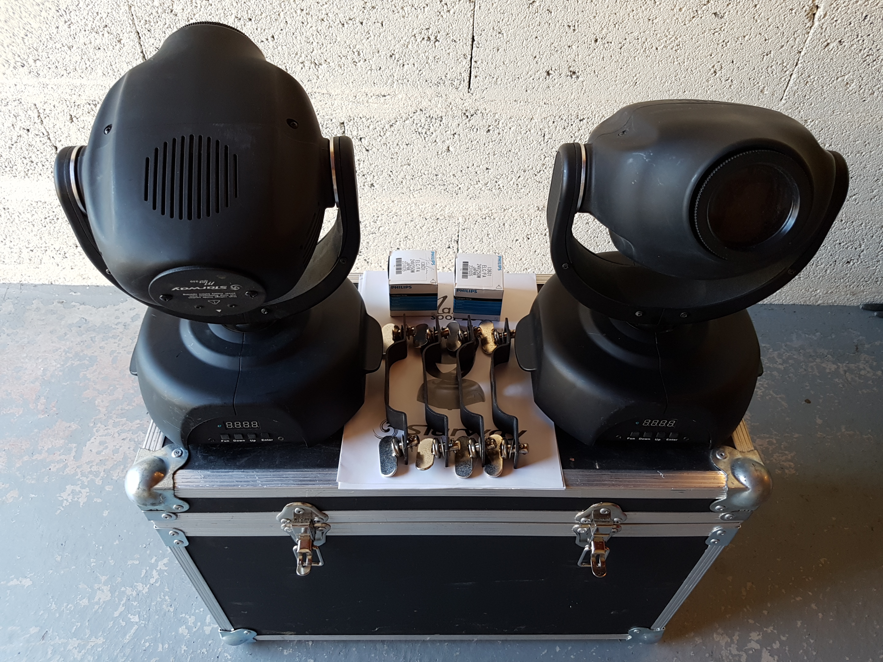 MAX SPOT 250 DMX - Starway Max Spot 250 DMX - Audiofanzine