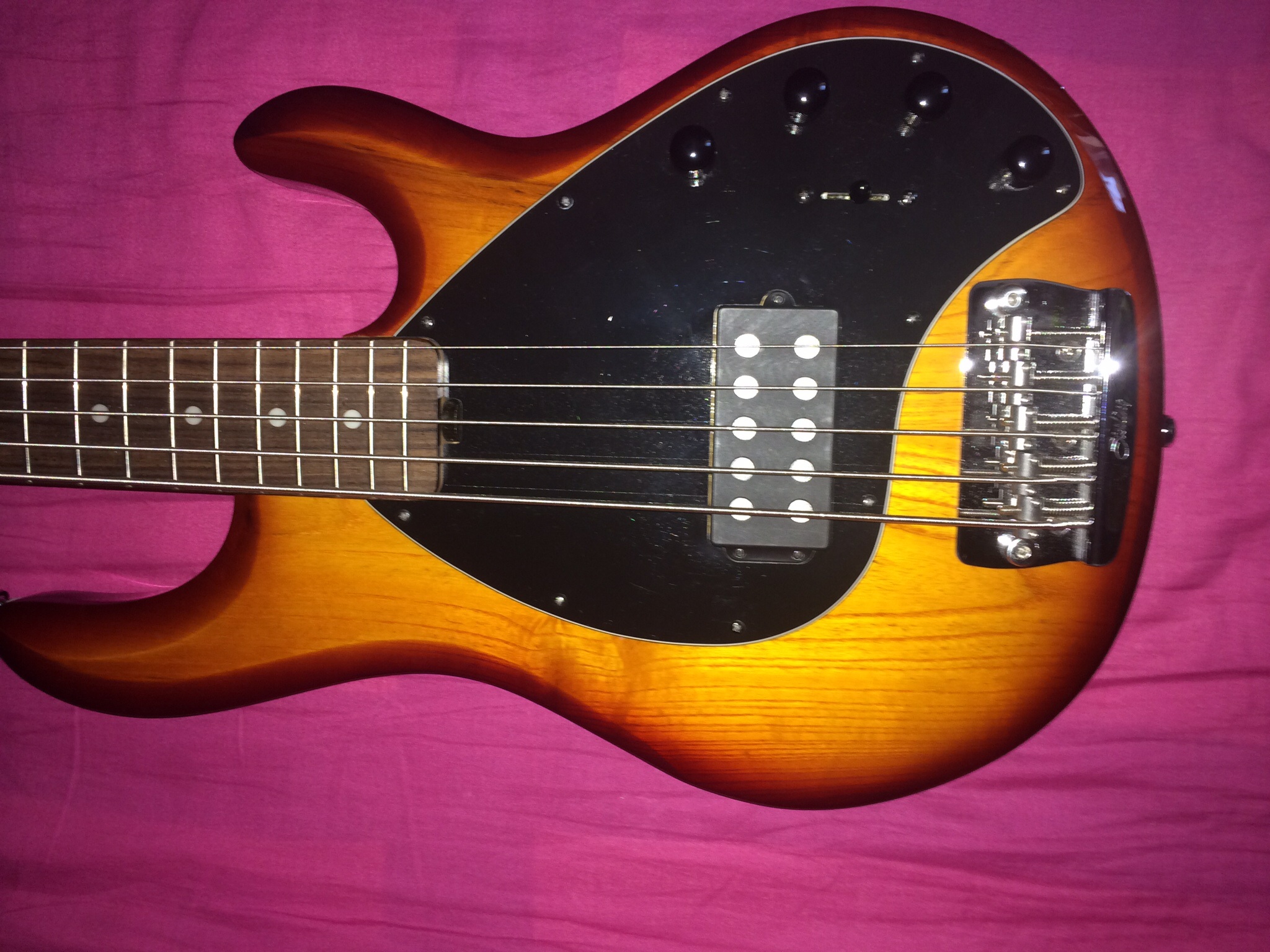 RAY35 - Sterling by Music Man Ray35 - Audiofanzine