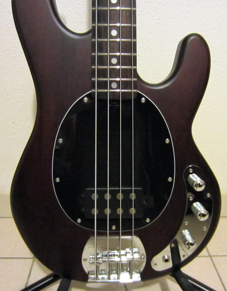 RAY4 - Sterling by Music Man Ray4 - Audiofanzine